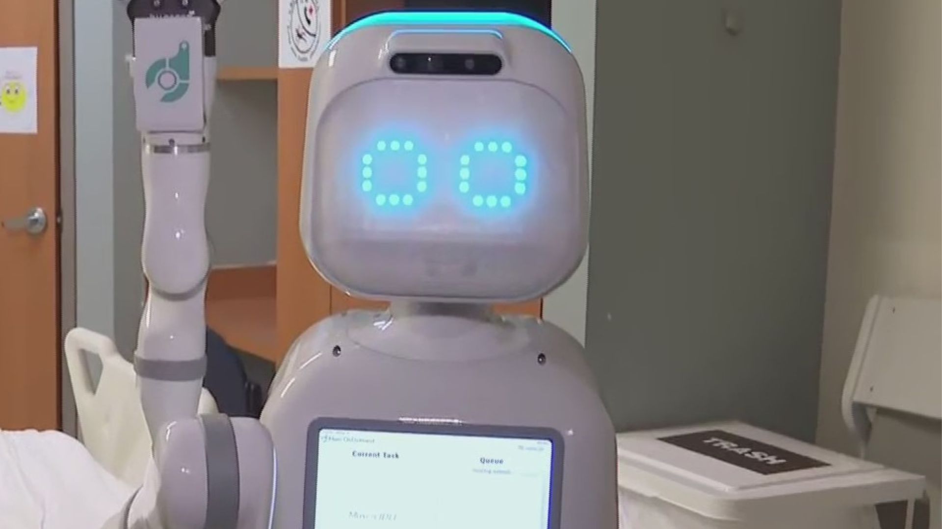 La Universidad de Texas presenta un robot que ayuda enfermeras | Video | Univision 45 Houston ...