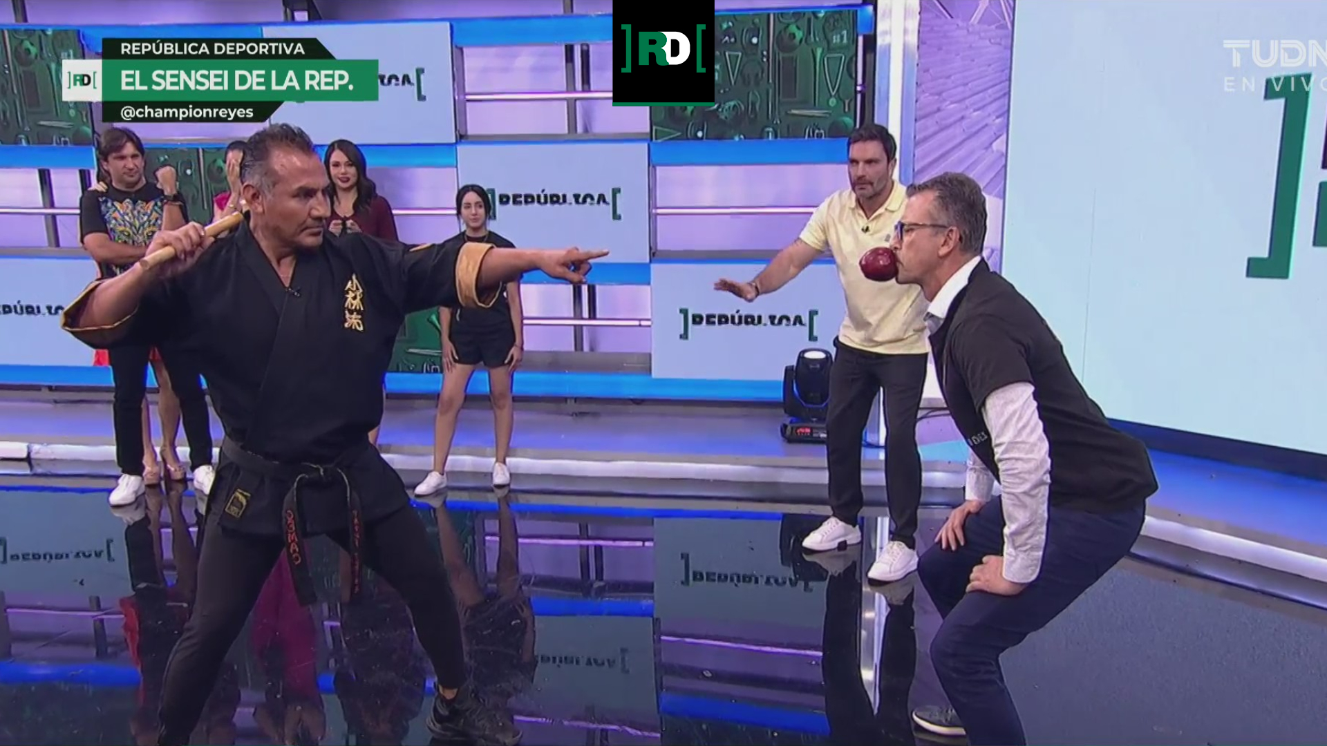 Zona de riesgo | El Sensei Armando visita República Deportiva | TUDN ...