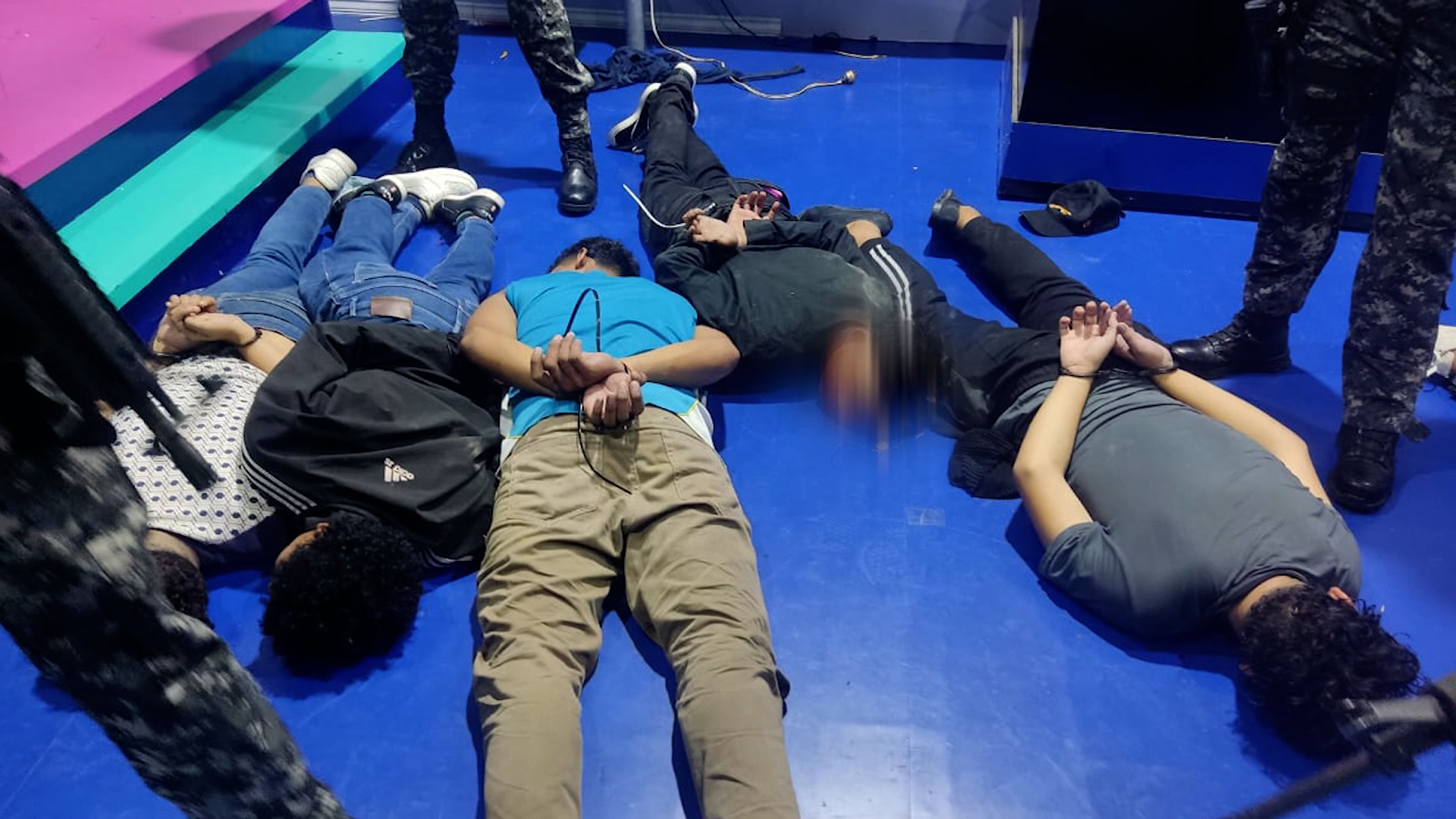 Así fue el primer día del estado de excepción en Ecuador: asalto a un ...