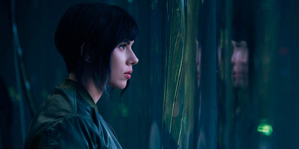 Mira a Scarlett Johansson en el tráiler de Ghost In The Shell | Canal 5 ...