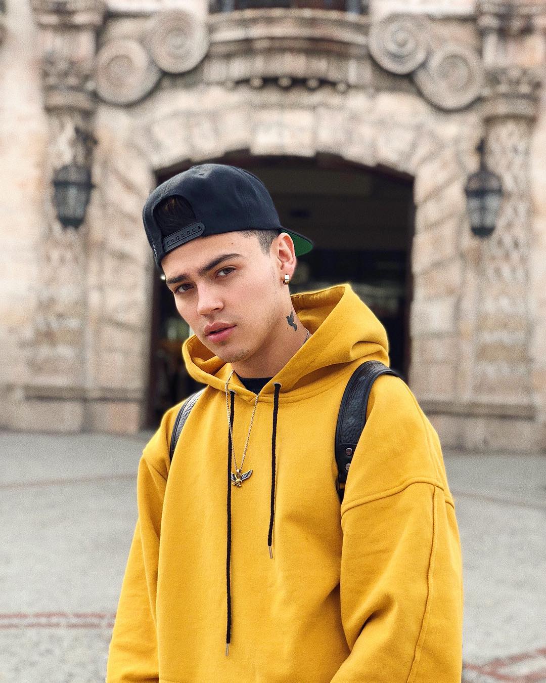 El reggaetonero RK quiere tomarse un 'cafecito' con Belinda | Las ...