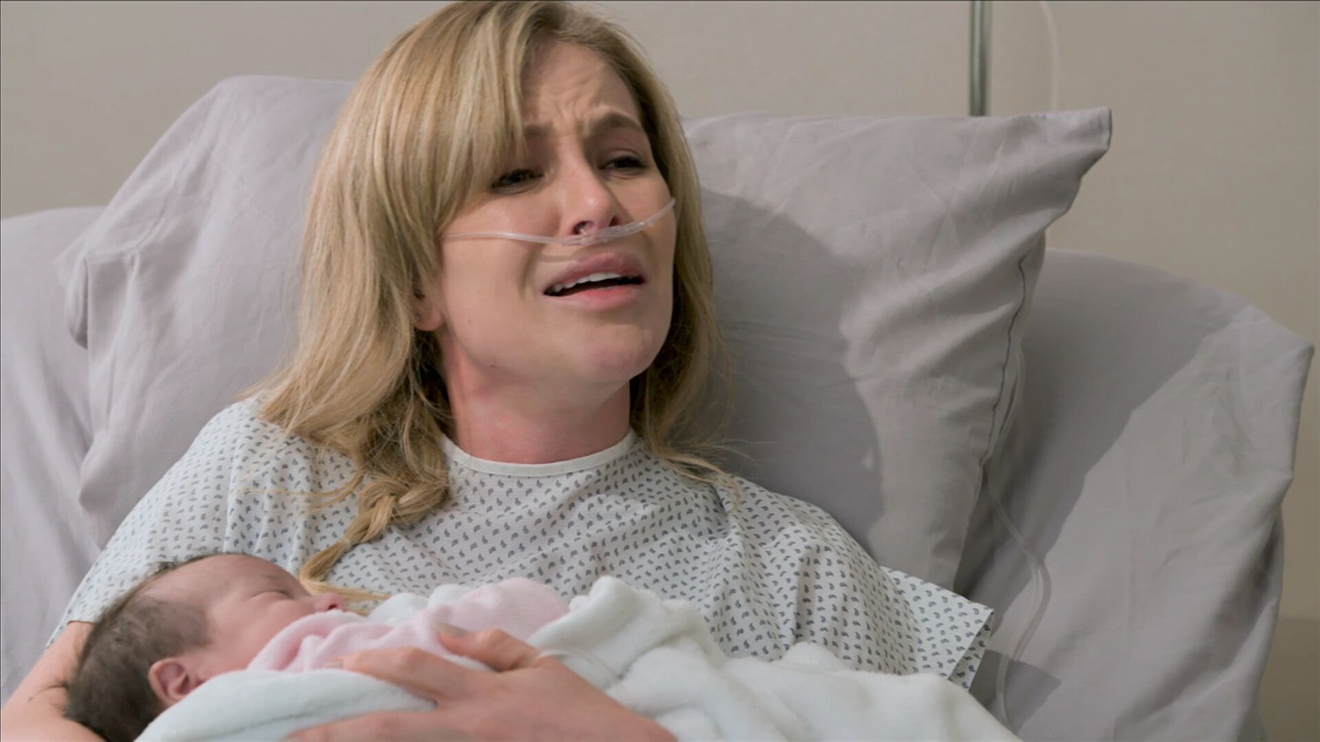 La Rosa de Guadalupe: Natalia se arrepiente de tratar mal a su mamá y ...