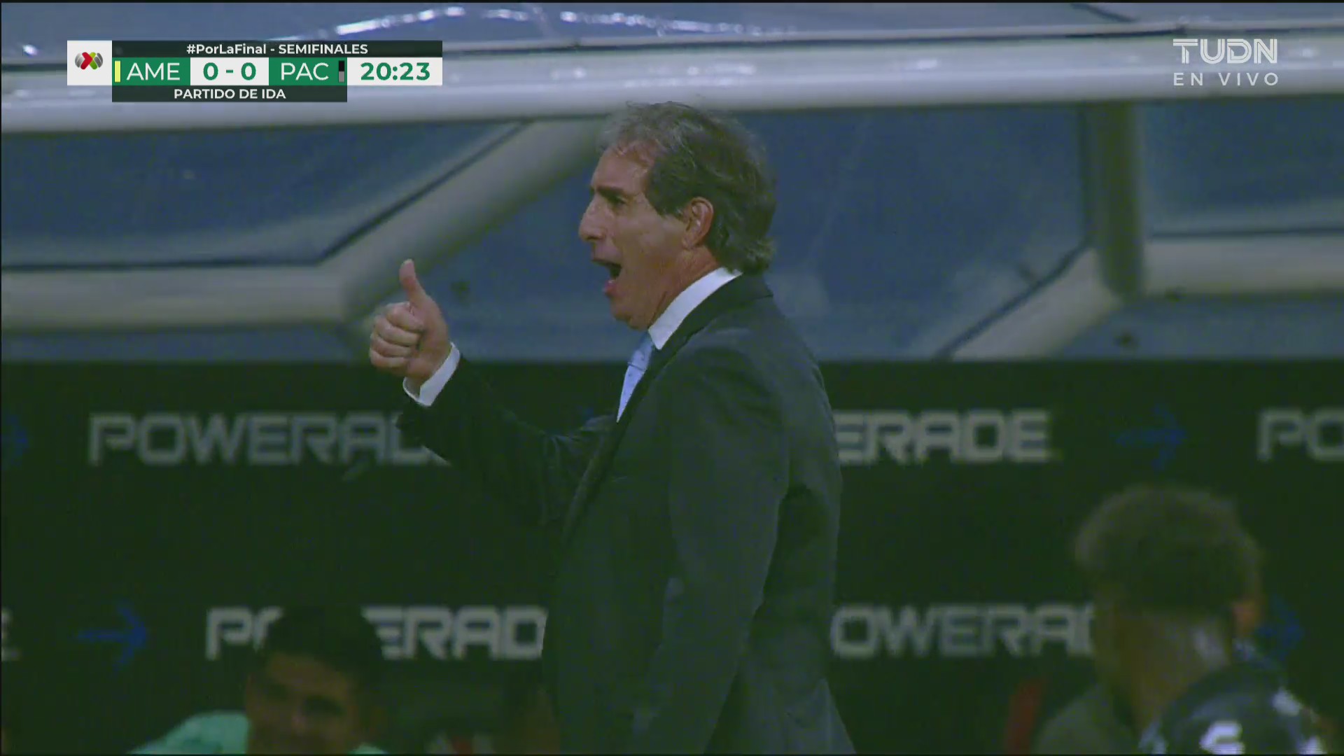 ¿Frenan la intensidad de Almada? El DT del Pachuca recibe amarilla ...