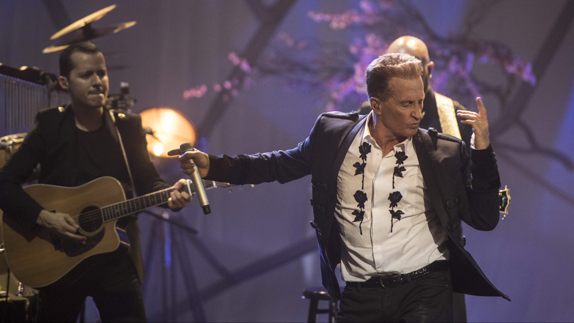 Este fue el concierto con el que Emmanuel festejó sus 40 años de ...