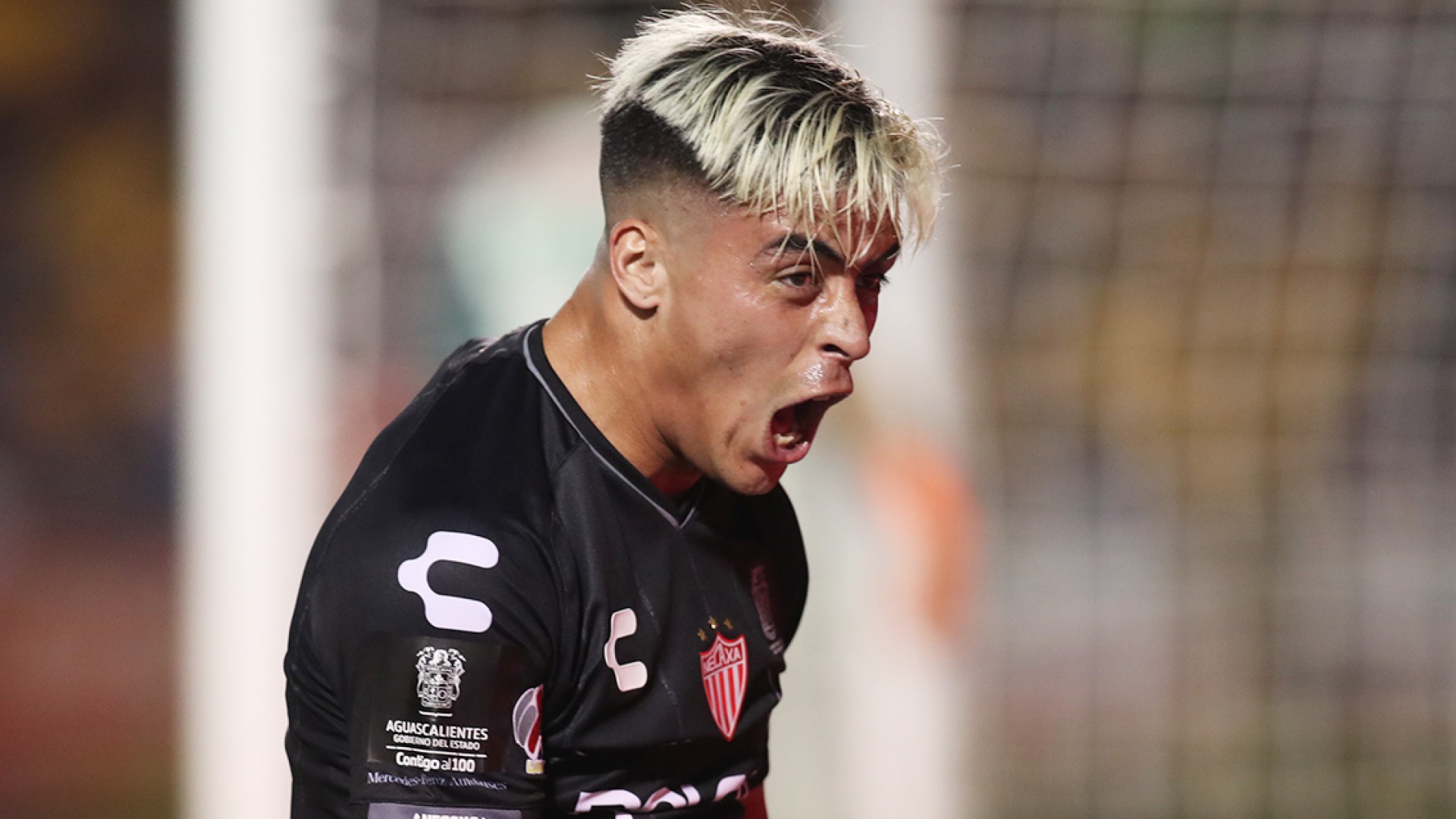 Brian Fernández reveló el origen del look que imitan fans en México y ...