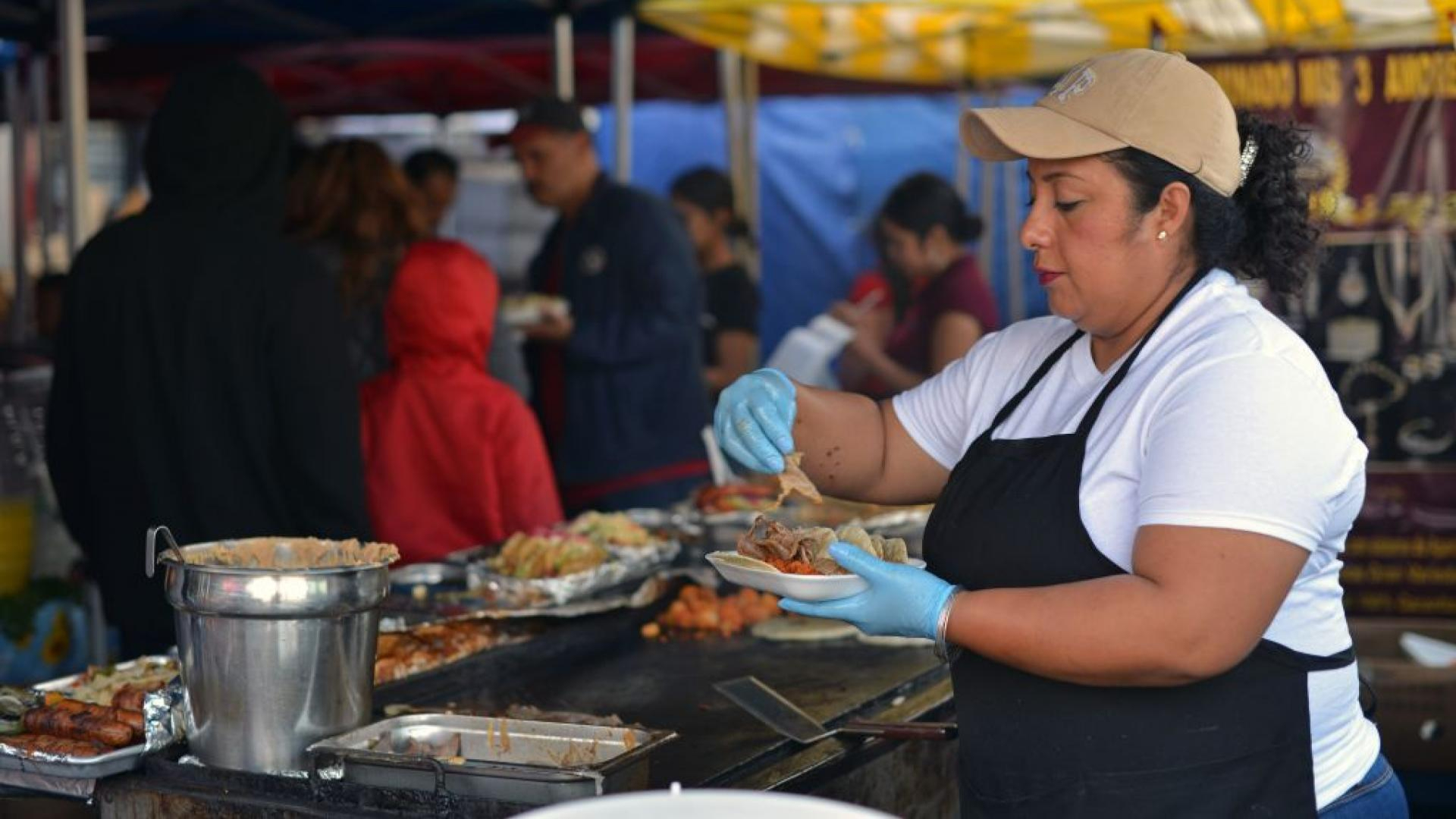Conoce cuáles son los derechos si eres vendedor ambulante en Santa ...