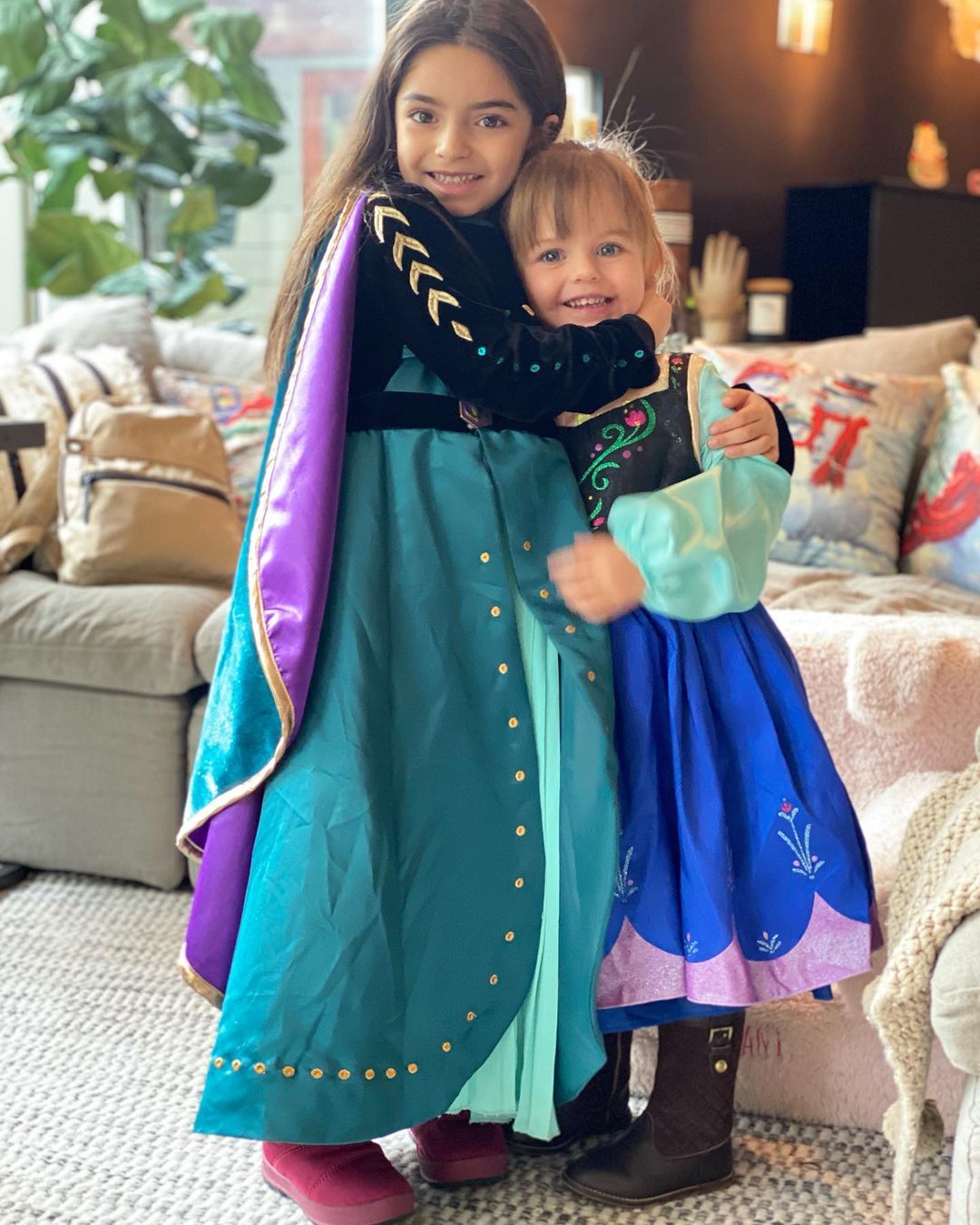 Kailani protagoniza tiernas fotos junto a los Derbez y afirman: ‘Wow ...