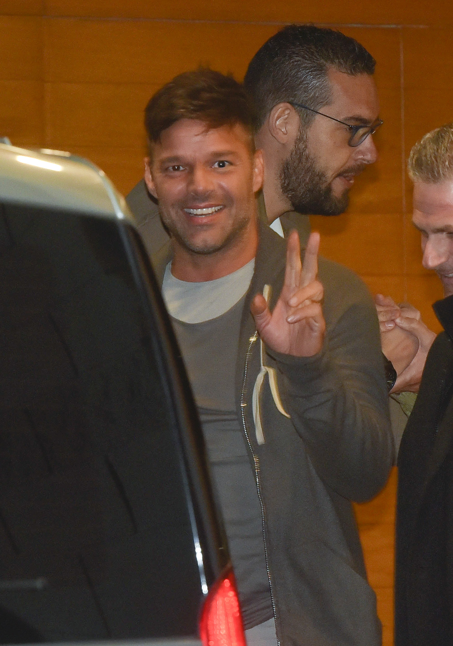 Ricky Martin llegó feliz a Argentina con su novio | Realities La Banda ...
