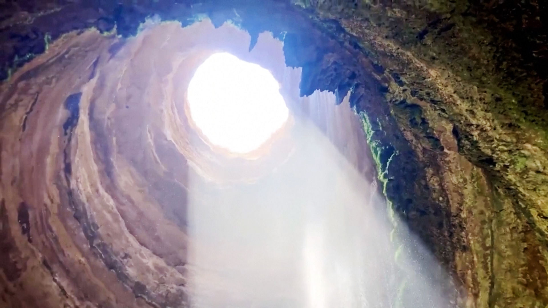 Esto es lo que se encontró en la primera expedición hacia el fondo del ...