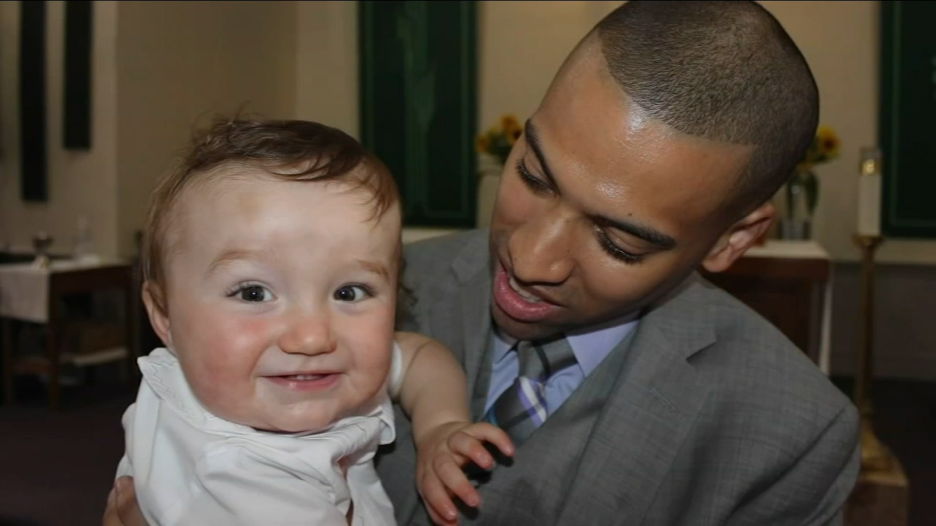 Policía ayuda a hispana a tener a su bebé en parto en Suffolk | Video ...