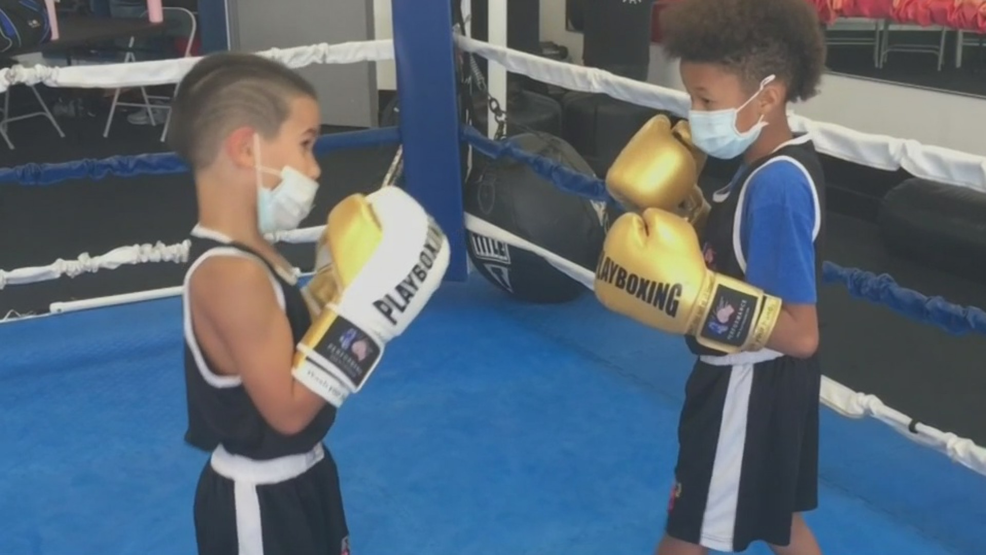 Así se las ha ingeniado esta escuela de boxeo en Hialeah para operar en ...