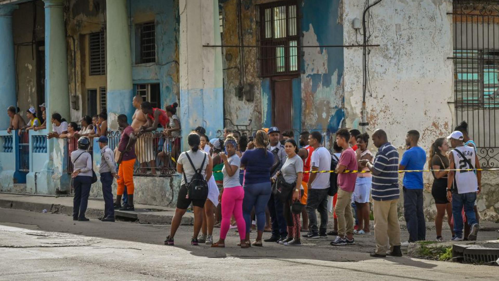 No cesan las protestas en Cuba debido a los apagones en la isla | Video ...