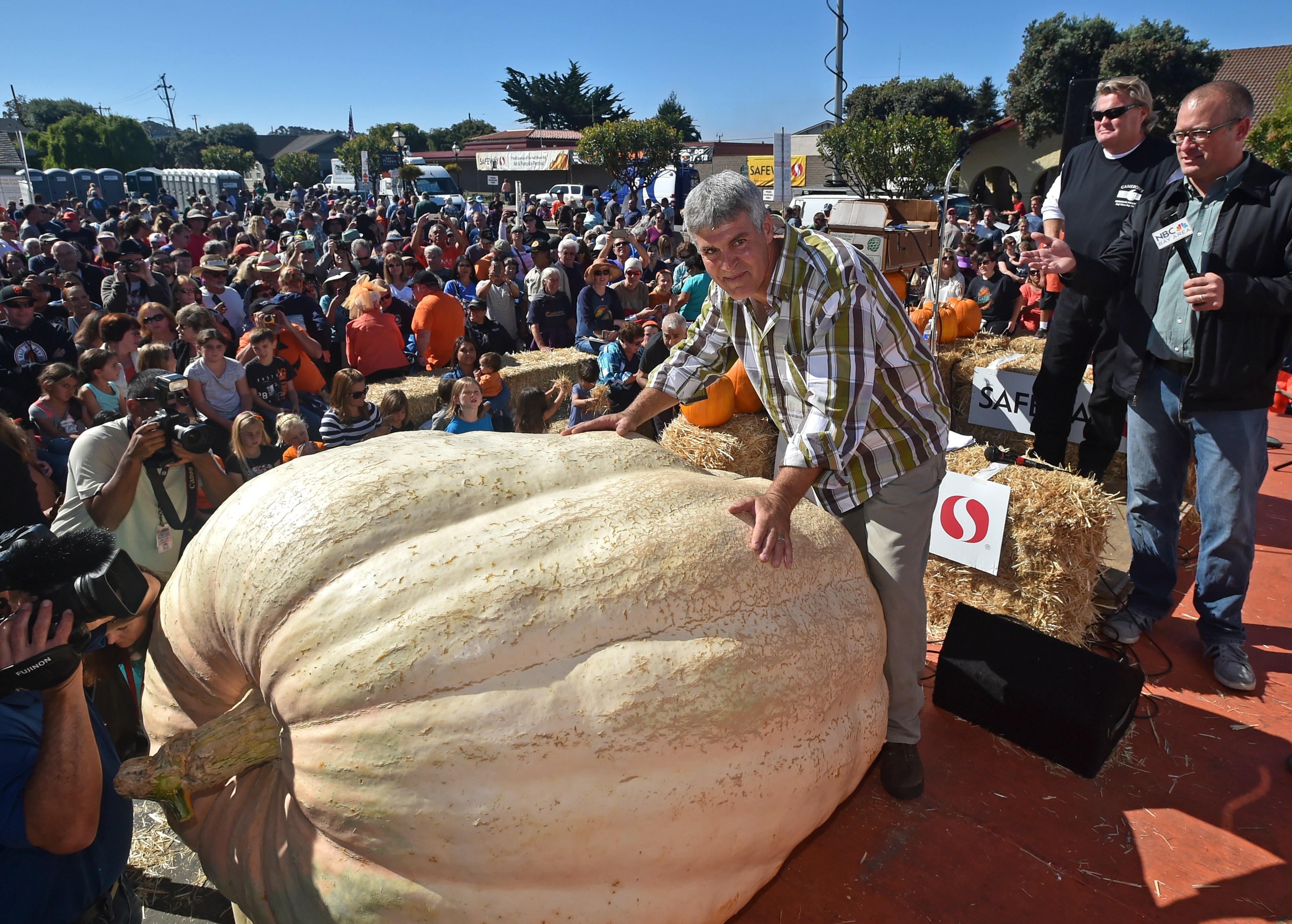 Calabaza de 893 kilos gana concurso en California | Noticias Univision ...