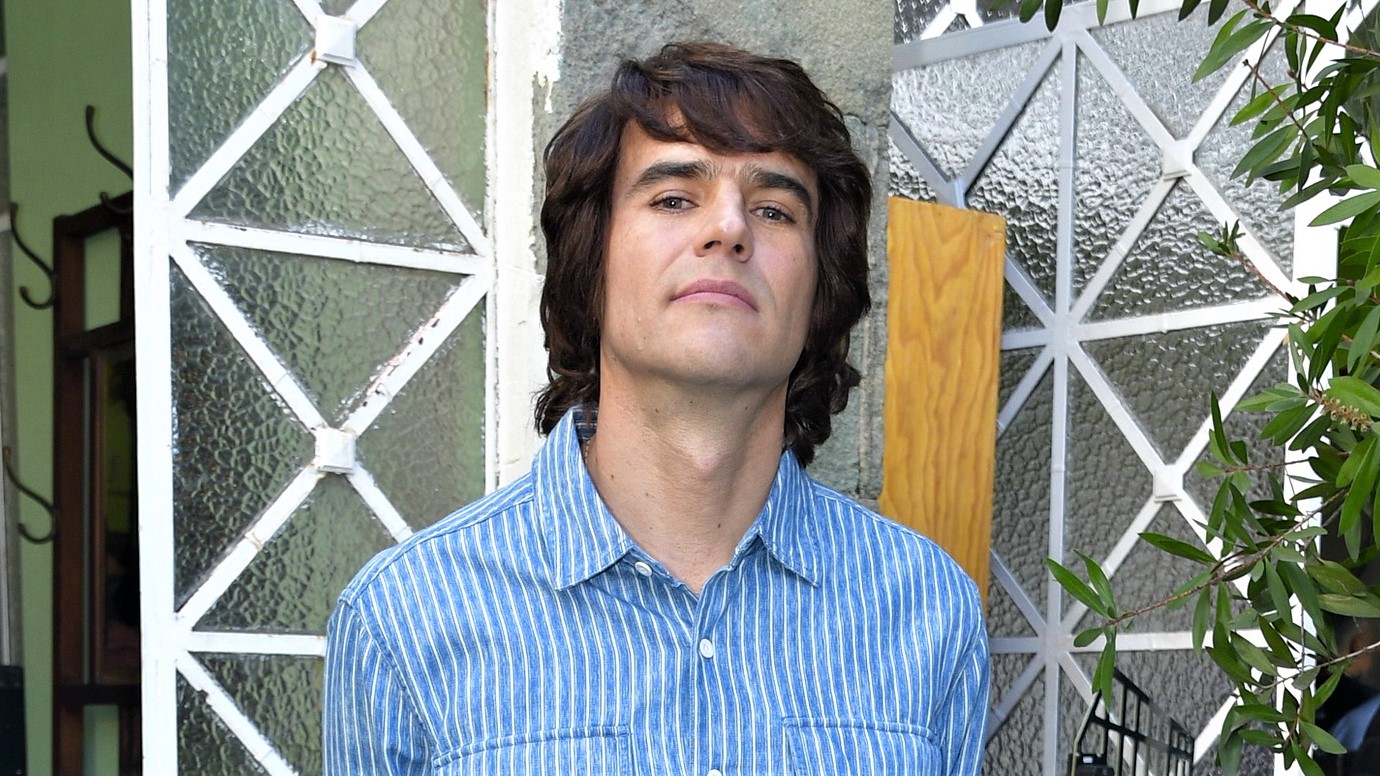 Jorge Poza aparece con cambio de look por su papel como el "villano" en ...