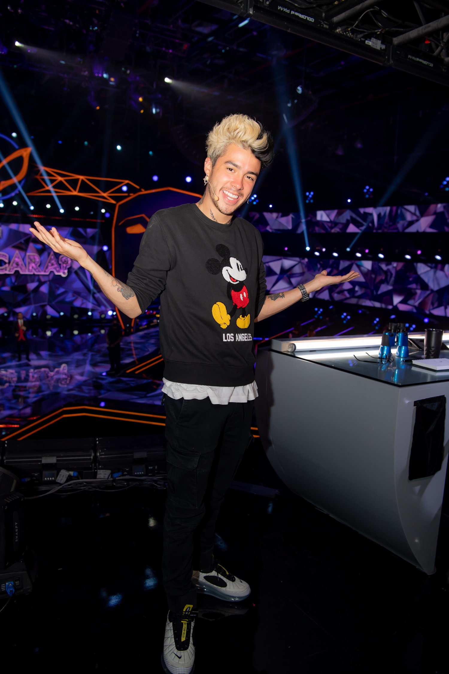 Mario Bautista comparte imagen con una misteriosa chica y sorprende a ...