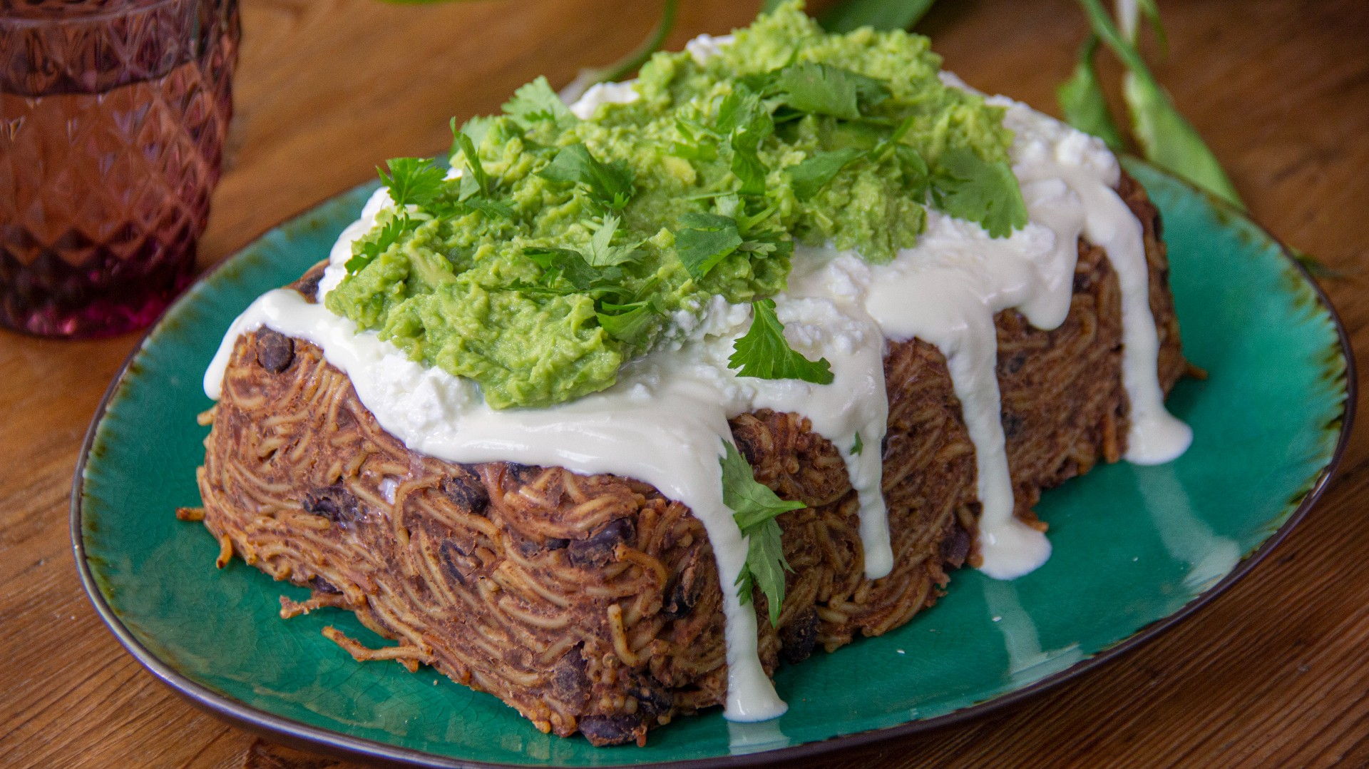 Receta de fideo seco con salsa de frijol y guacamole | Delicioso ...