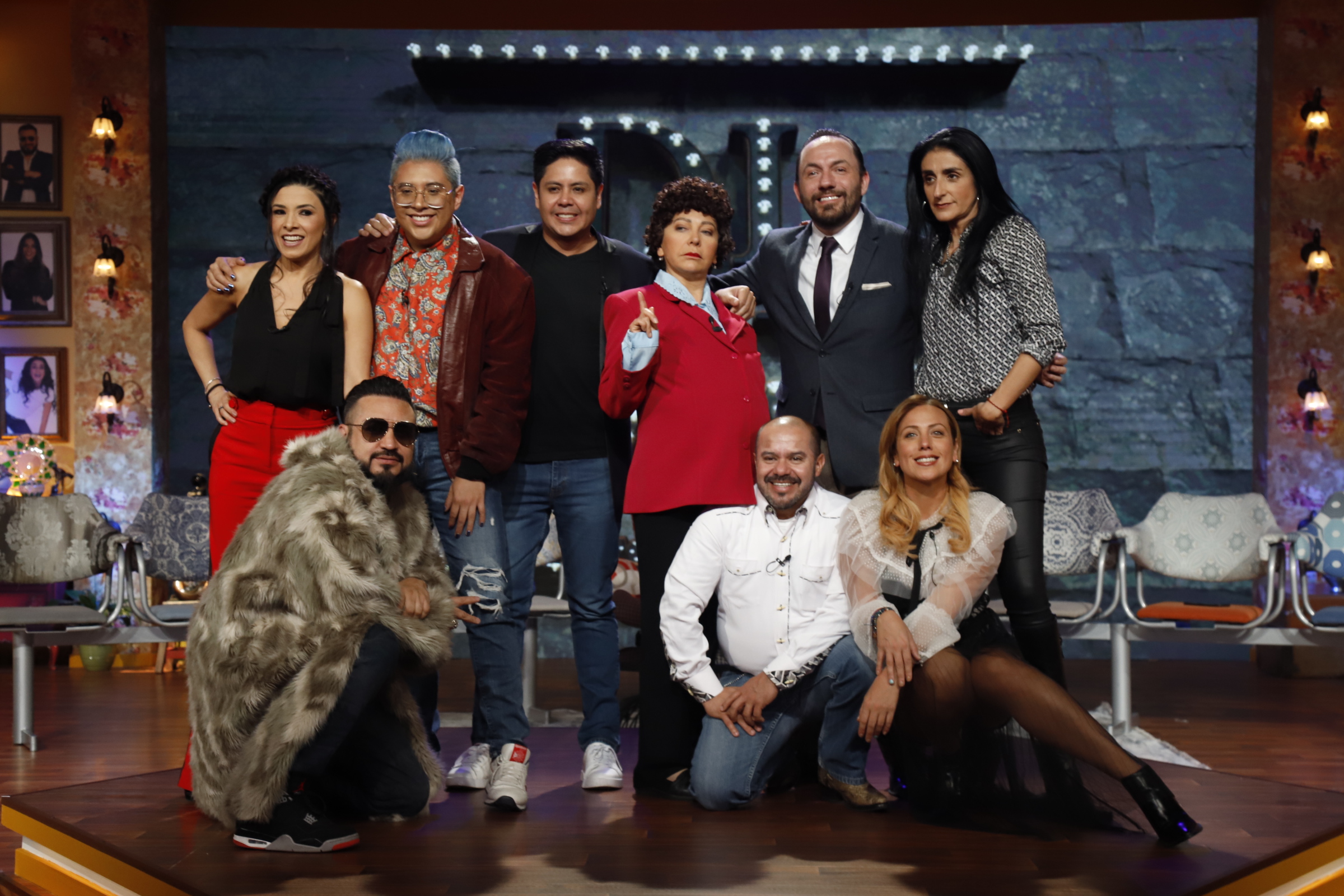 Doña Lucha regresa acompañada de comediantes trabajando de microbuseros ...
