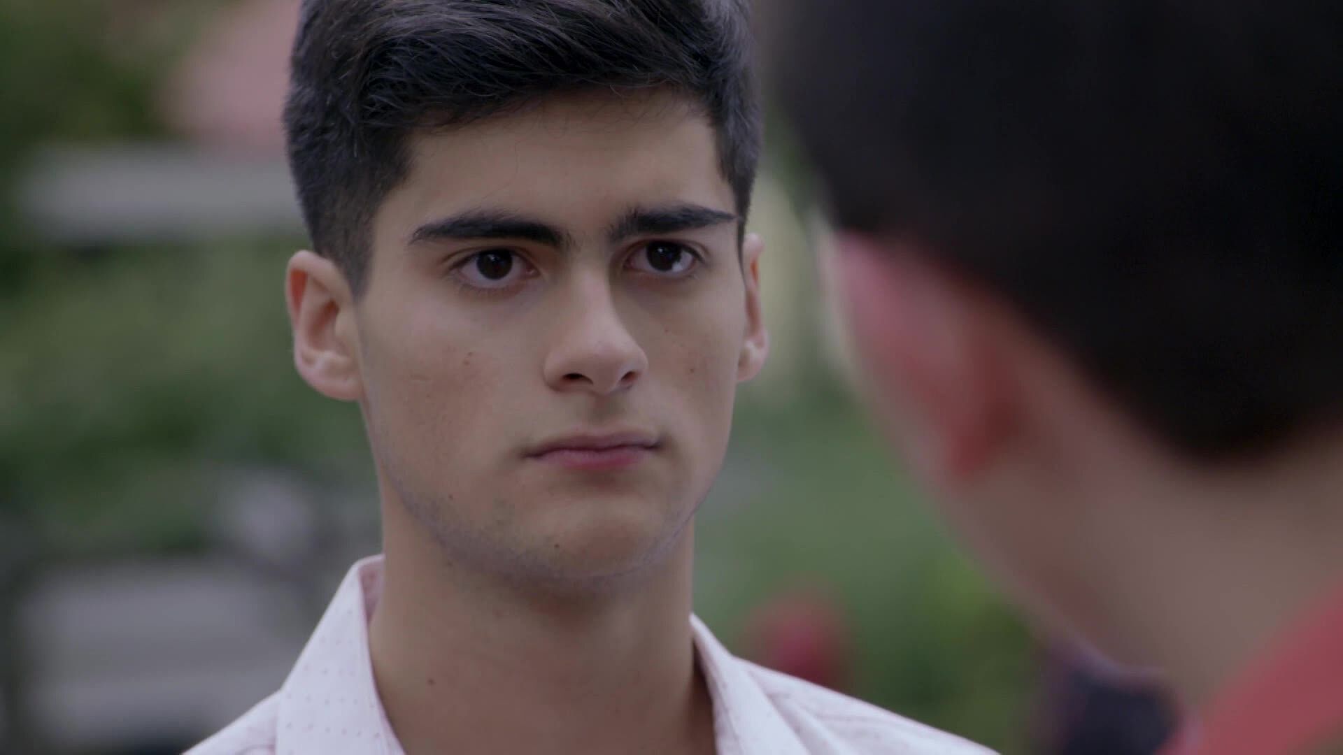 La Rosa de Guadalupe: Alberto descubre que su papá tiene otro hijo que ...