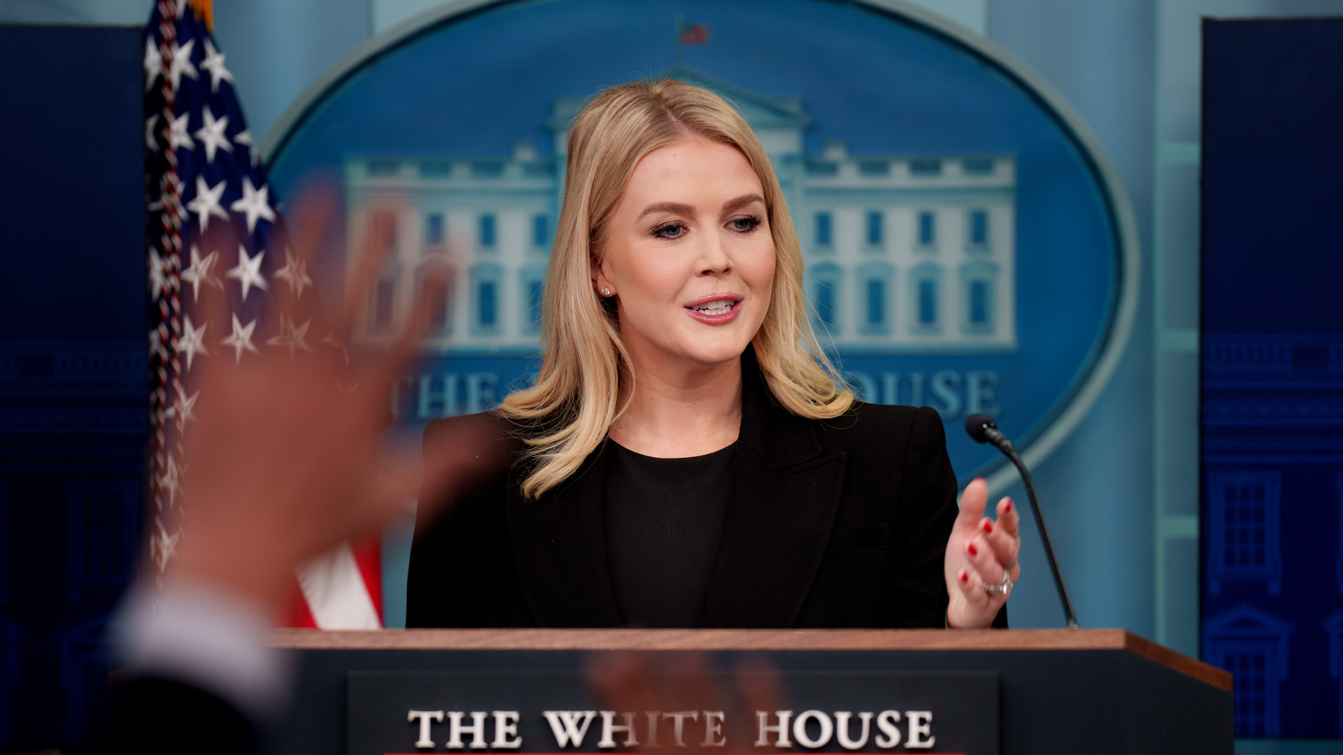 De pasante a la secretaria de prensa más joven de la Casa Blanca: así ...