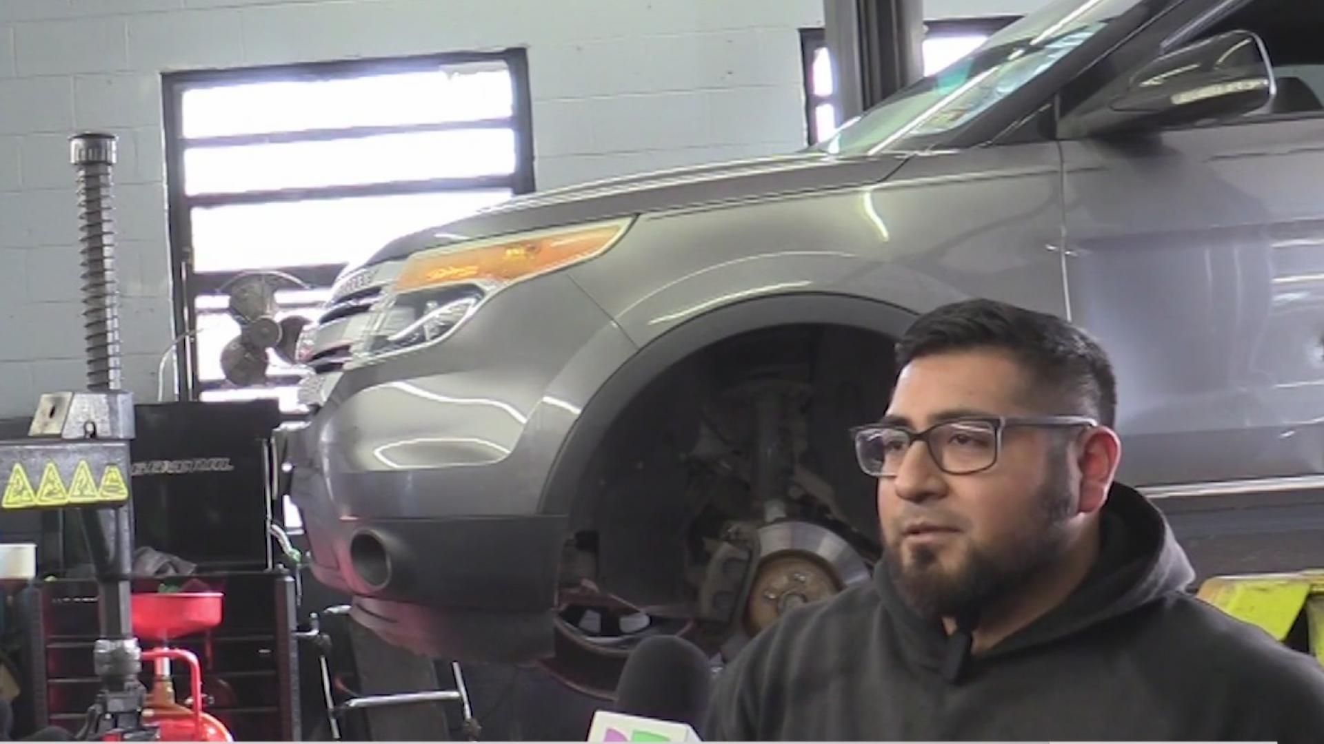 ¿Cómo beneficia prender el motor del carro minutos antes de usarse en ...