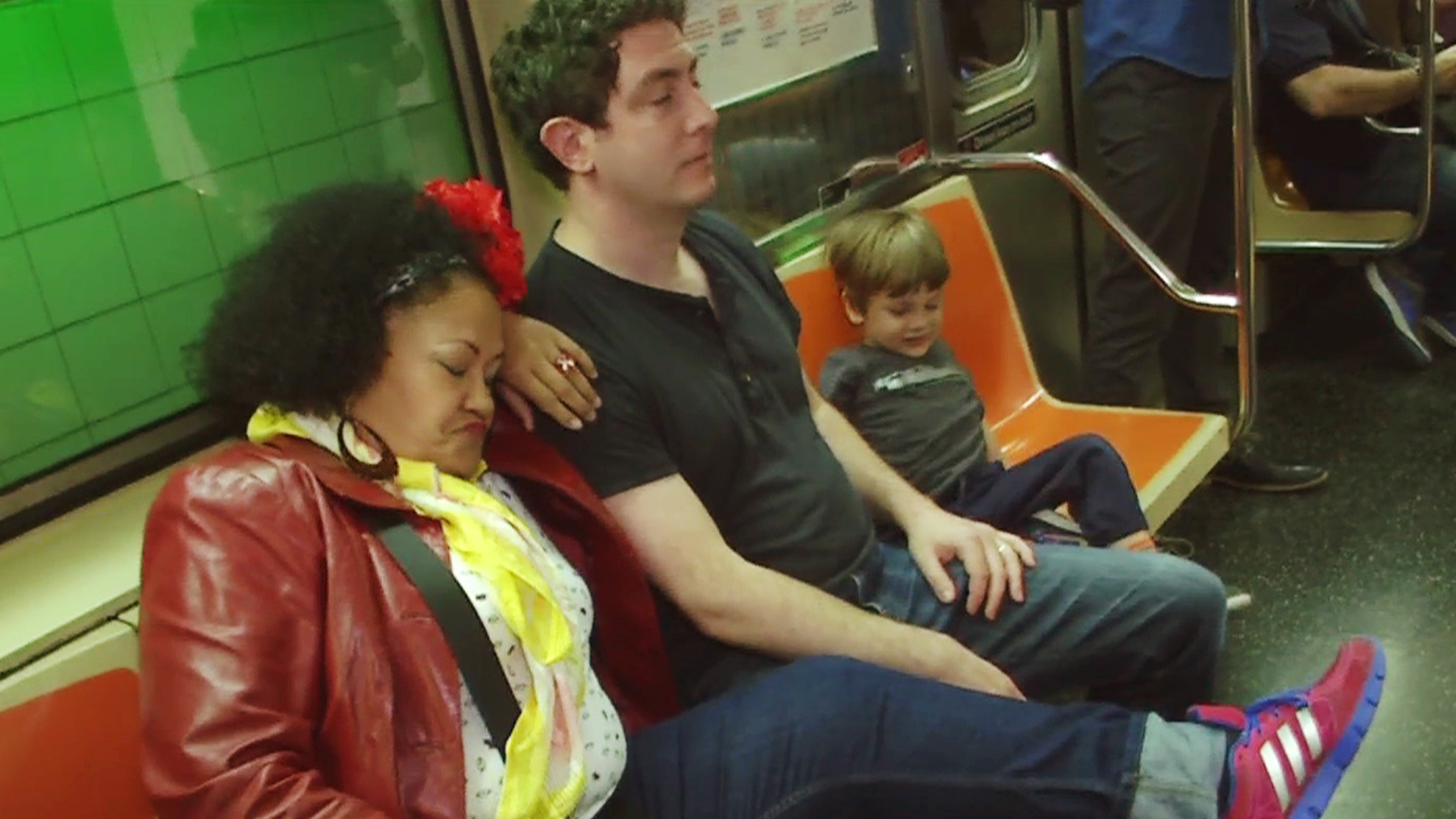 El Boqui-Noticiero: Lo que no debes hacer en el tren | Shows Despierta América | Univision