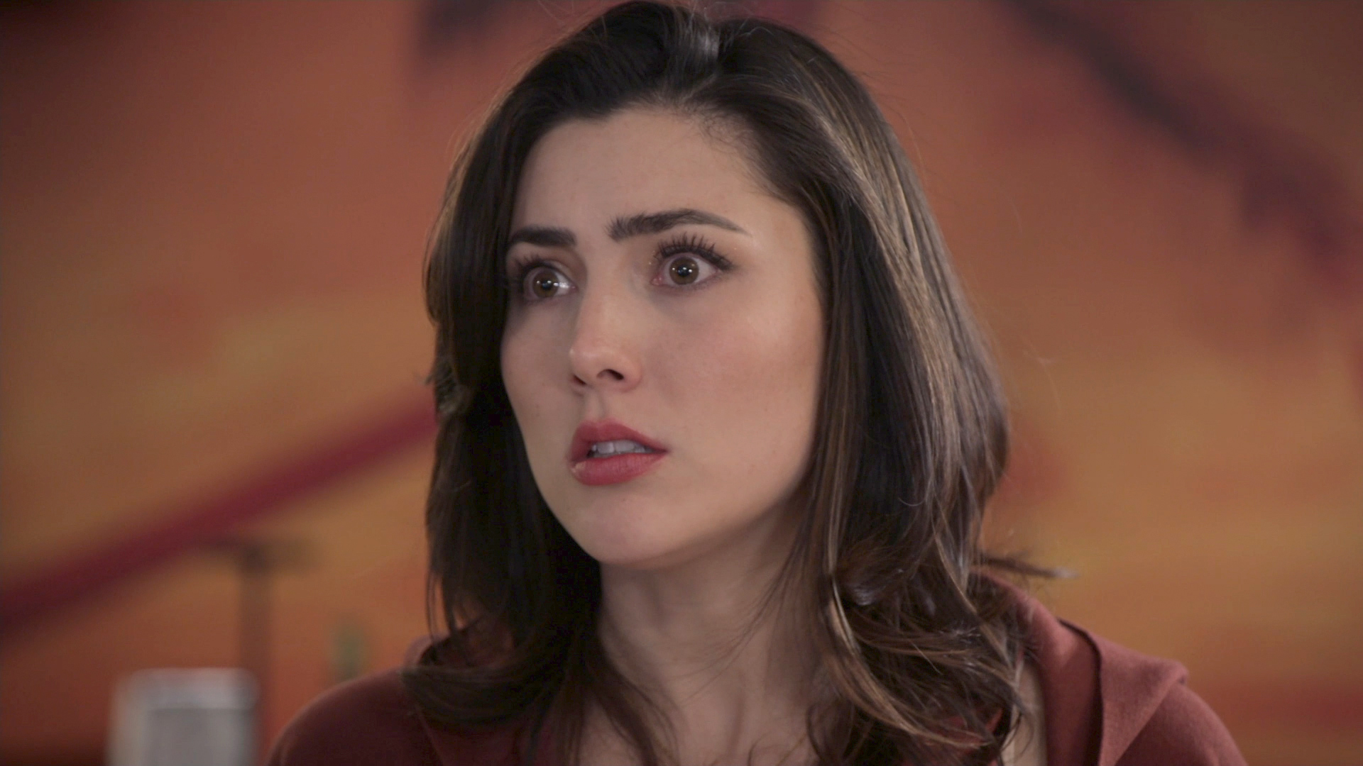 Lorena es despedida de su trabajo | Fugitivas | Capítulo 15 | Novelas ...