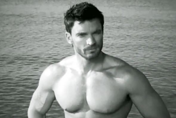 Festejamos a Julián Gil por su cumpleaños | Shows Novelas | Univision