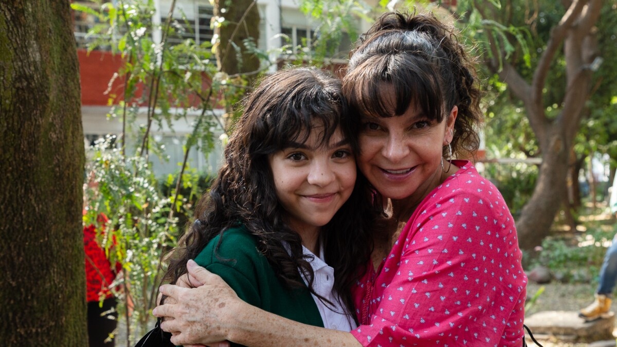 ¿María Perroni tras la rejas? Manda fuerte mensaje | Las Estrellas Home ...