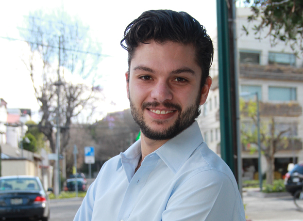 Entrevista Alejandro Muniz interpreta joven SIDA | Shows Como dice el dicho | Las Estrellas