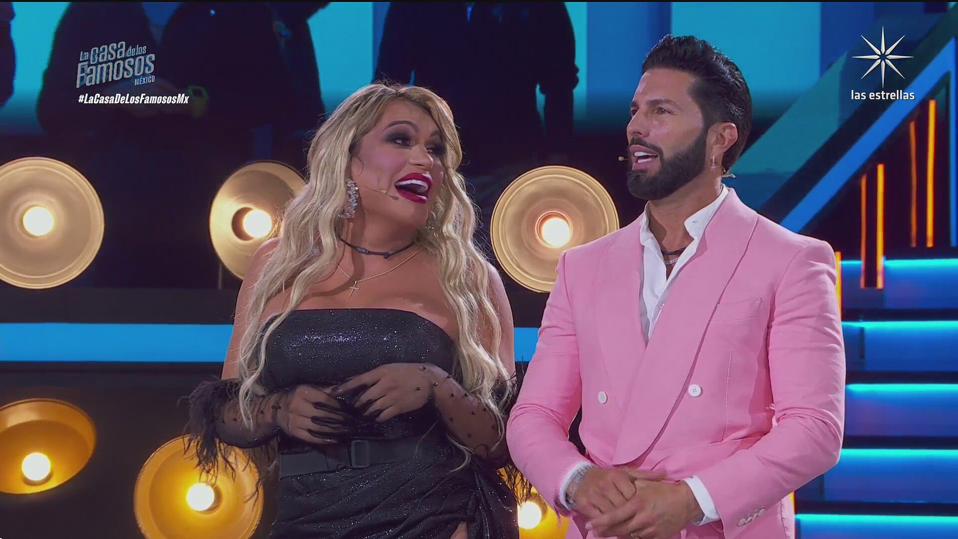 Wendy Guevara decide no dormir junto a Poncho de Nigris en La Casa De ...