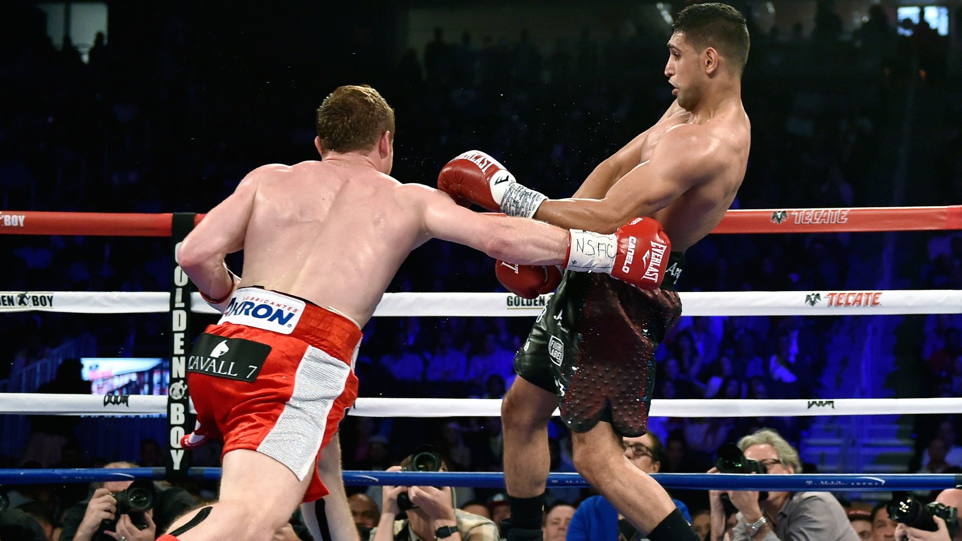 ‘Canelo’ Álvarez impresionó con su espalda a Amir Khan | TUDN Boxeo | TUDN