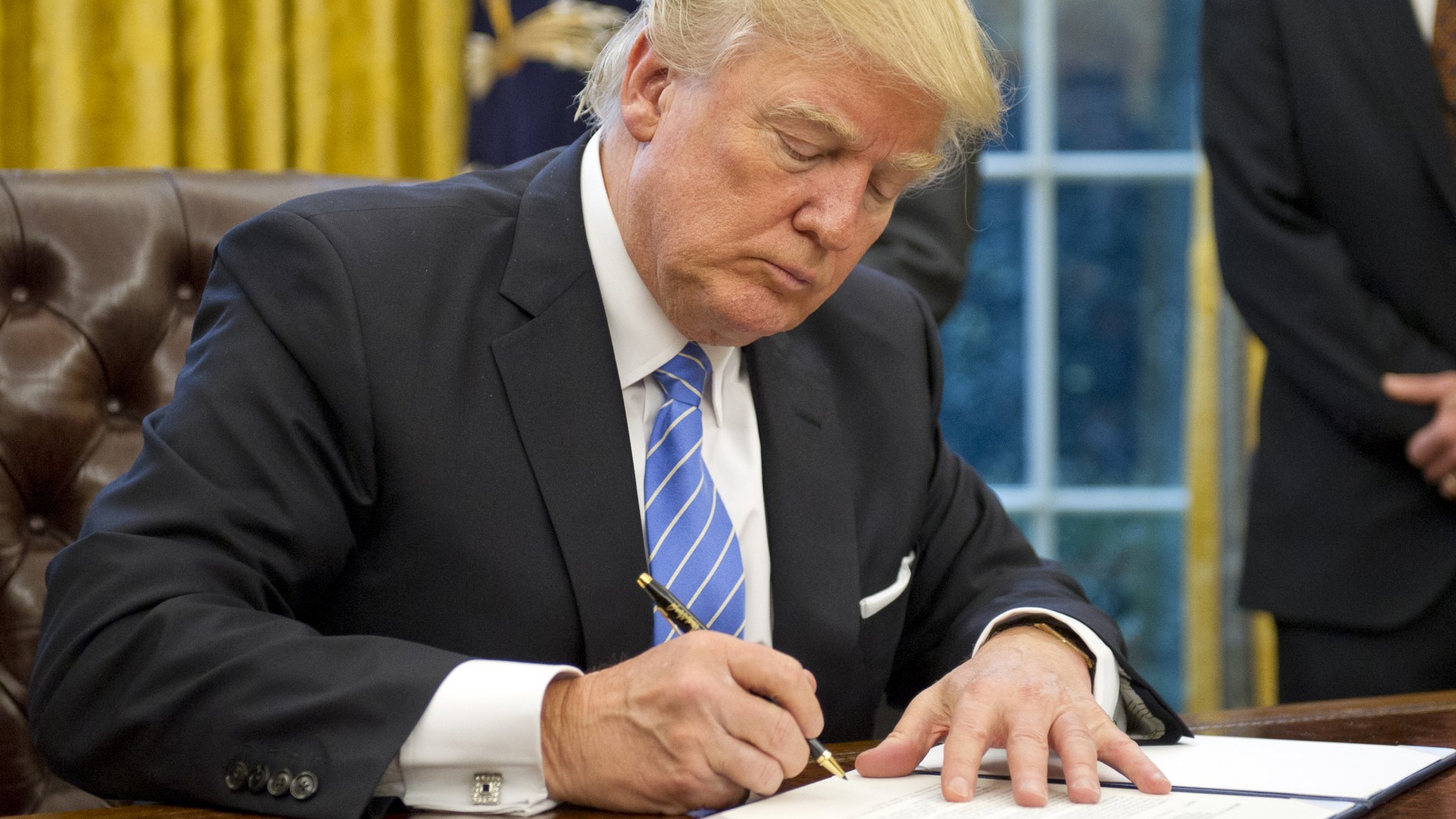 Los secretos no confesados que revela la firma de Donald Trump | Shows ...