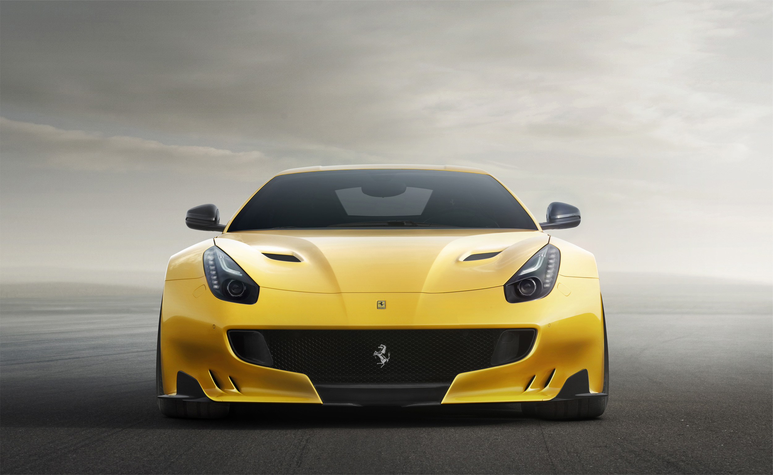 Ferrari nos sorprende con el contundente F12 TdF | A Bordo | Univision