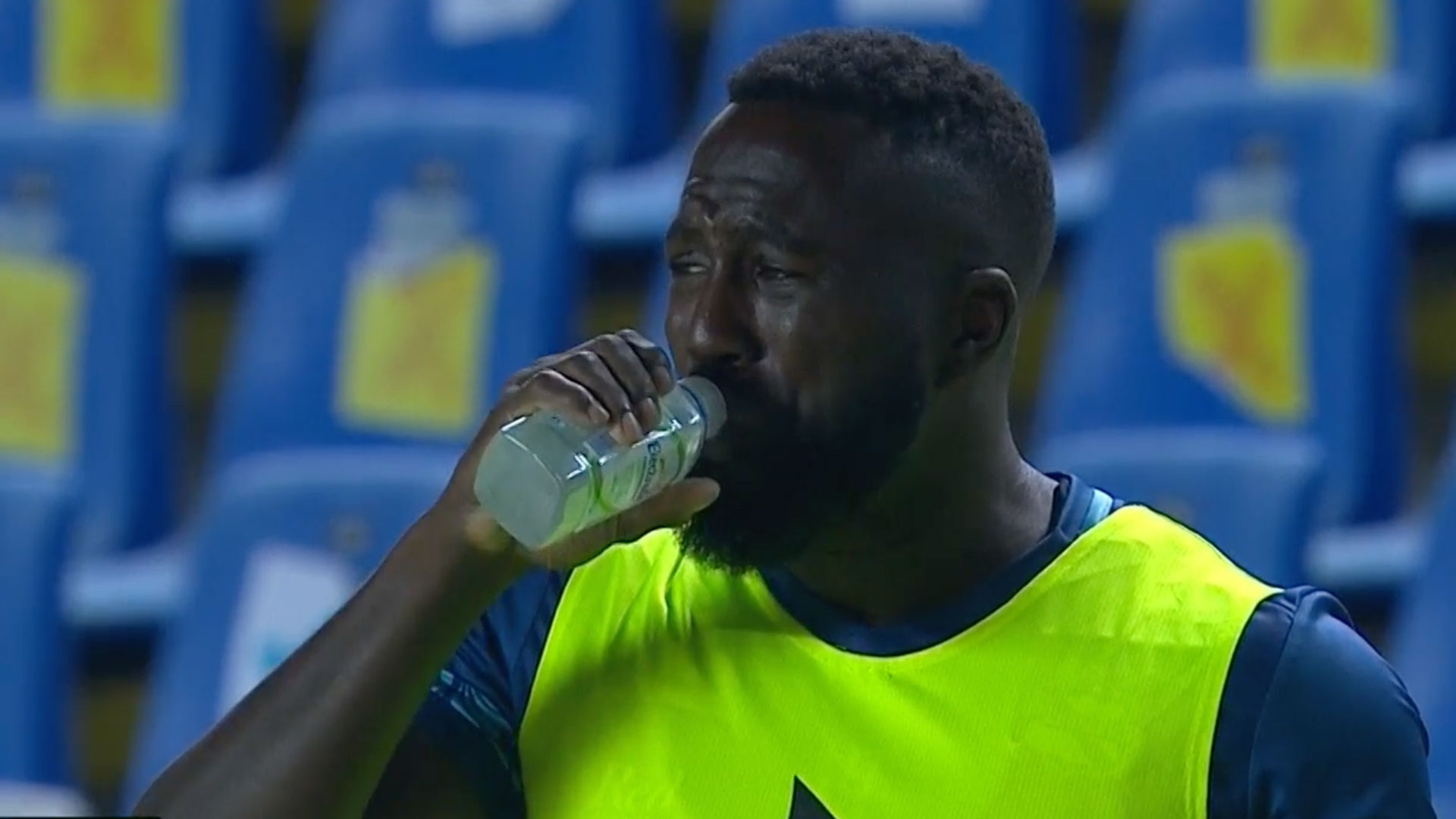Jozy Altidore prueba el suero y lo detesta en pleno partido del Puebla ...