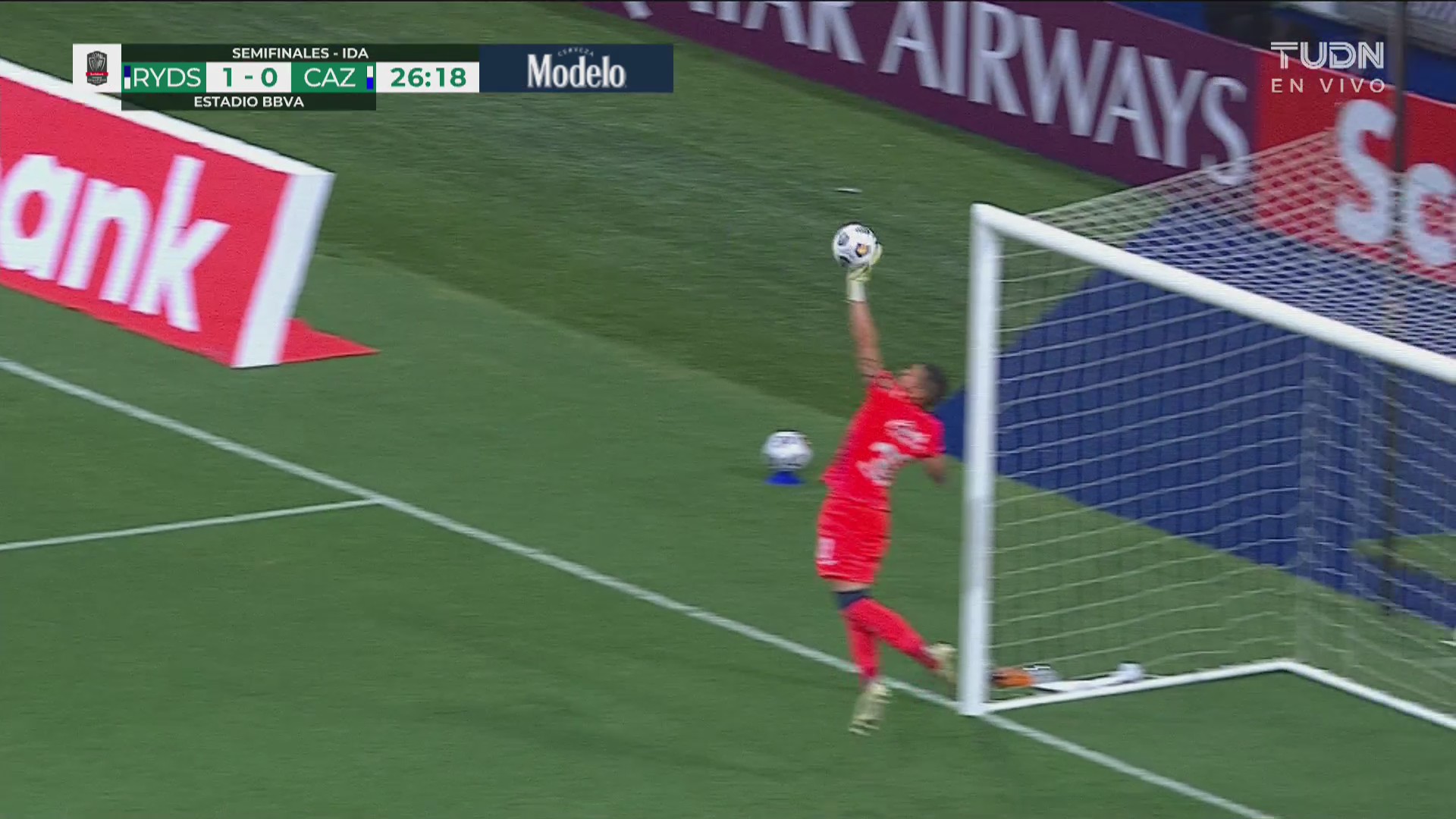 ¡Comienza a brillar! Andrés Gudiño le niega el gol a Jesús Gallardo ...