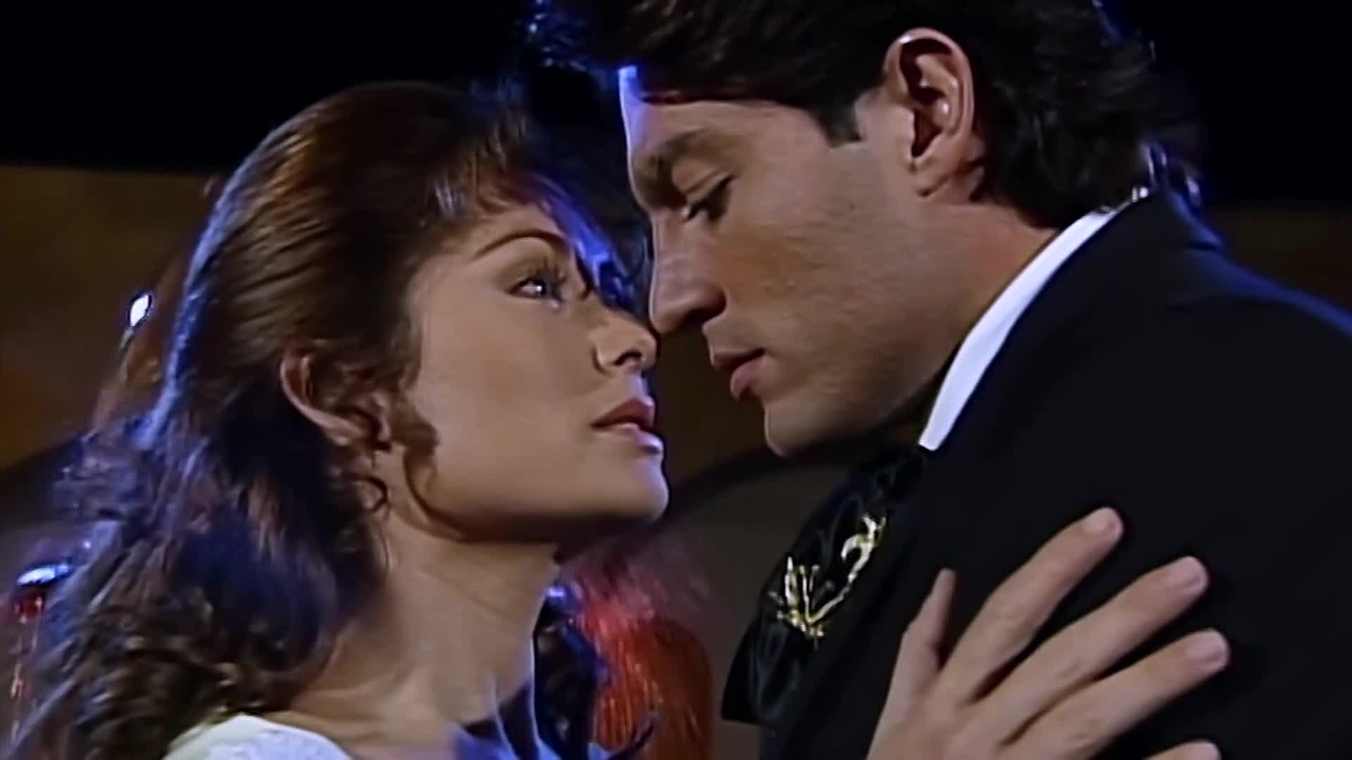 Esmeralda y José Armando casi se besan | Shows Esmeralda | Las Estrellas