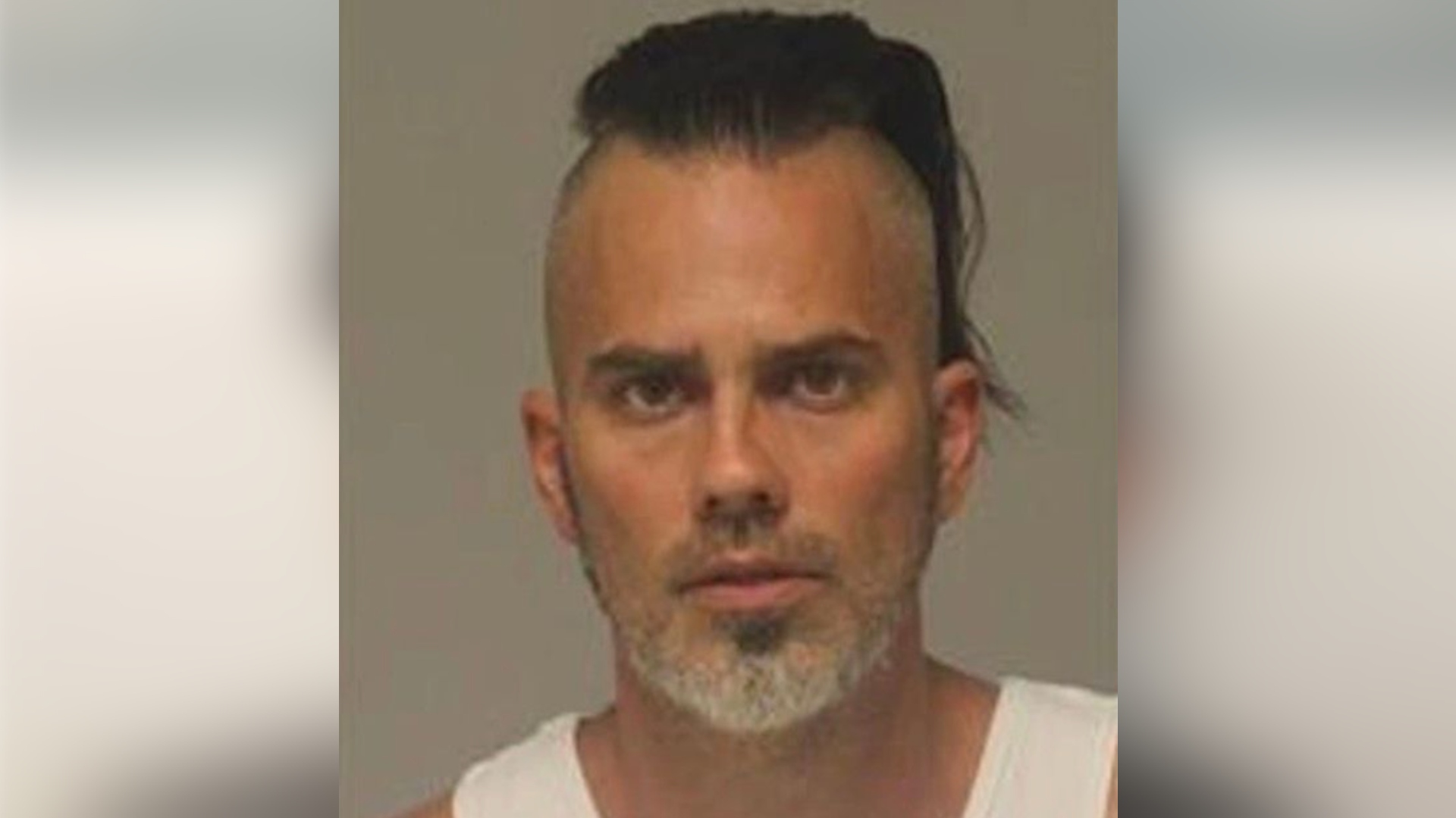 Benjamin Alexander Russell asfixió a su bebé de tres meses al "no ...