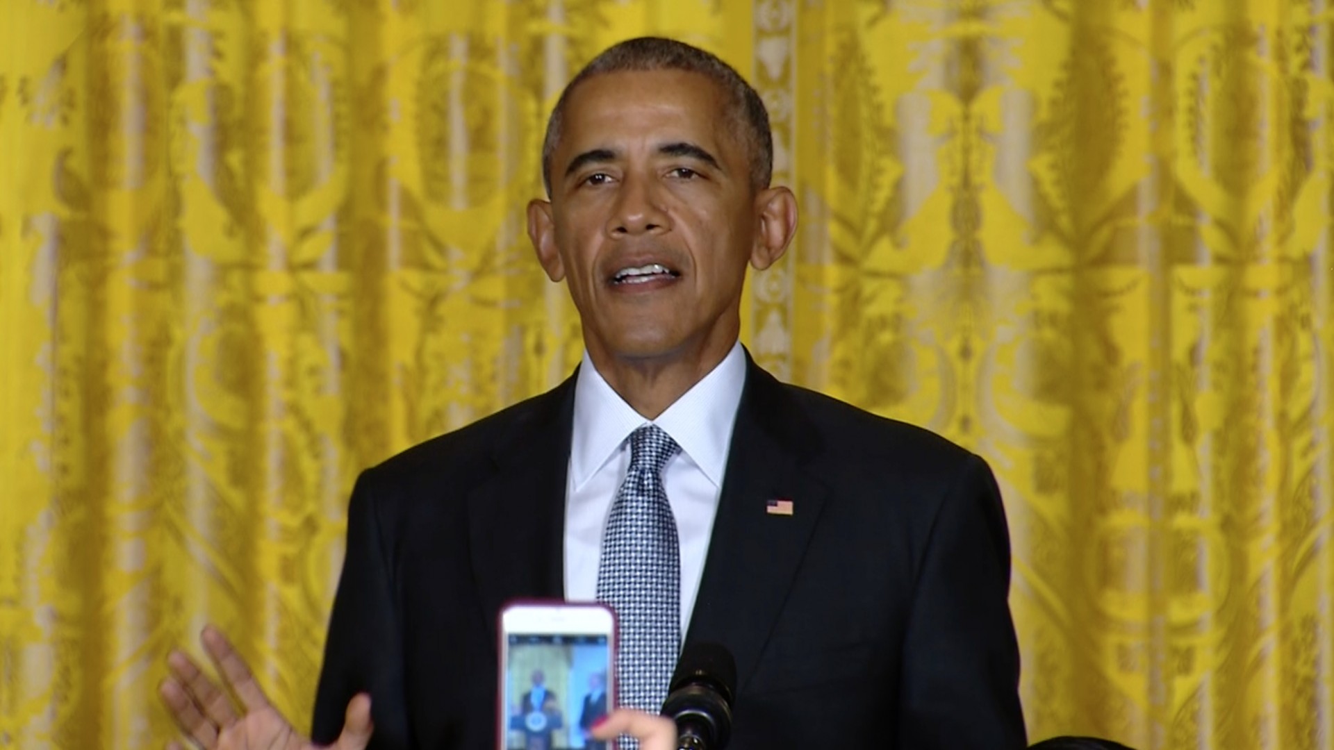 Barack Obama responde en español a la petición de "4 años más" que le ...