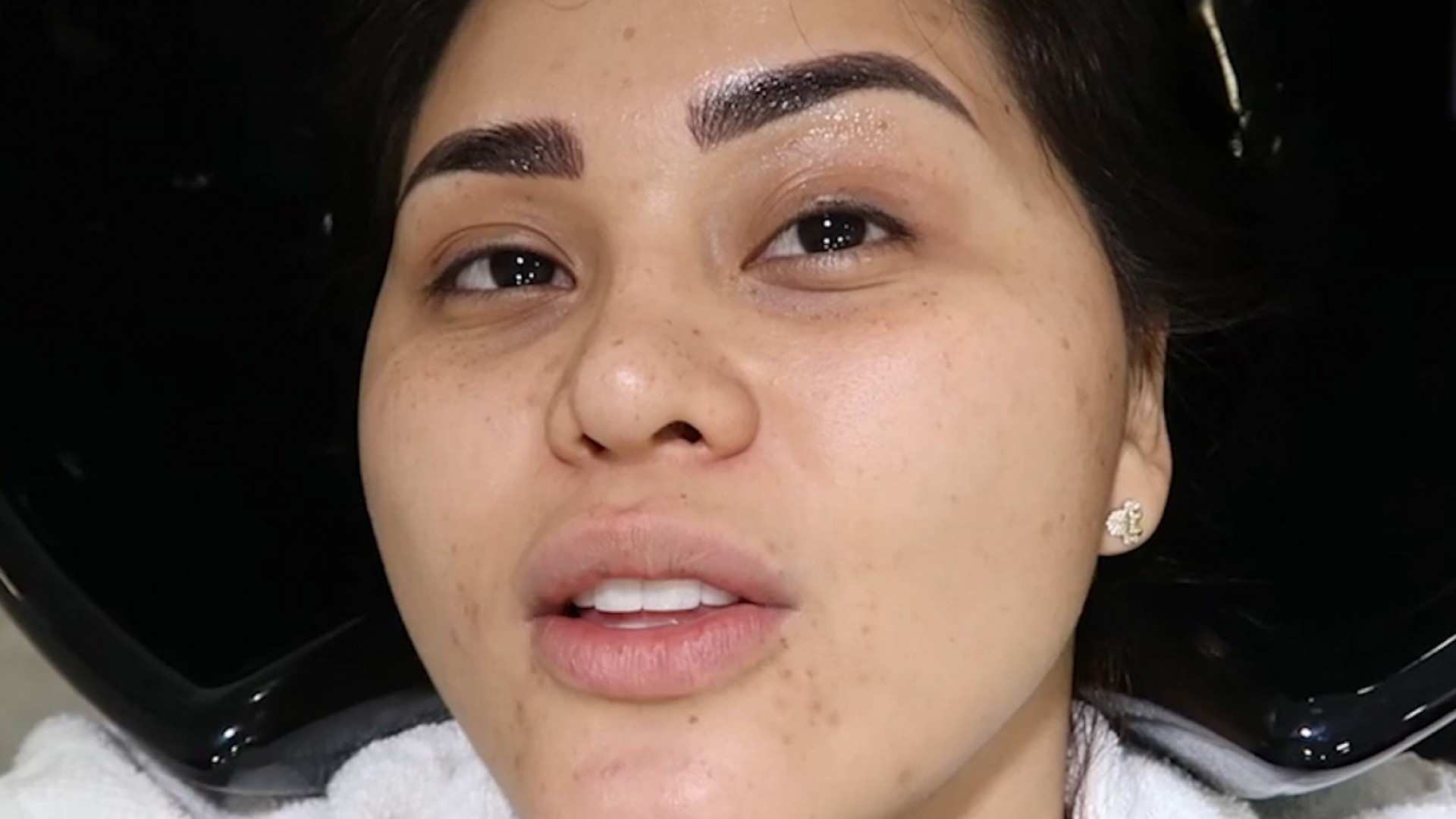 Mira la transformación de Gomita: de cara lavada a maquillaje profesional y nuevo corte de ...