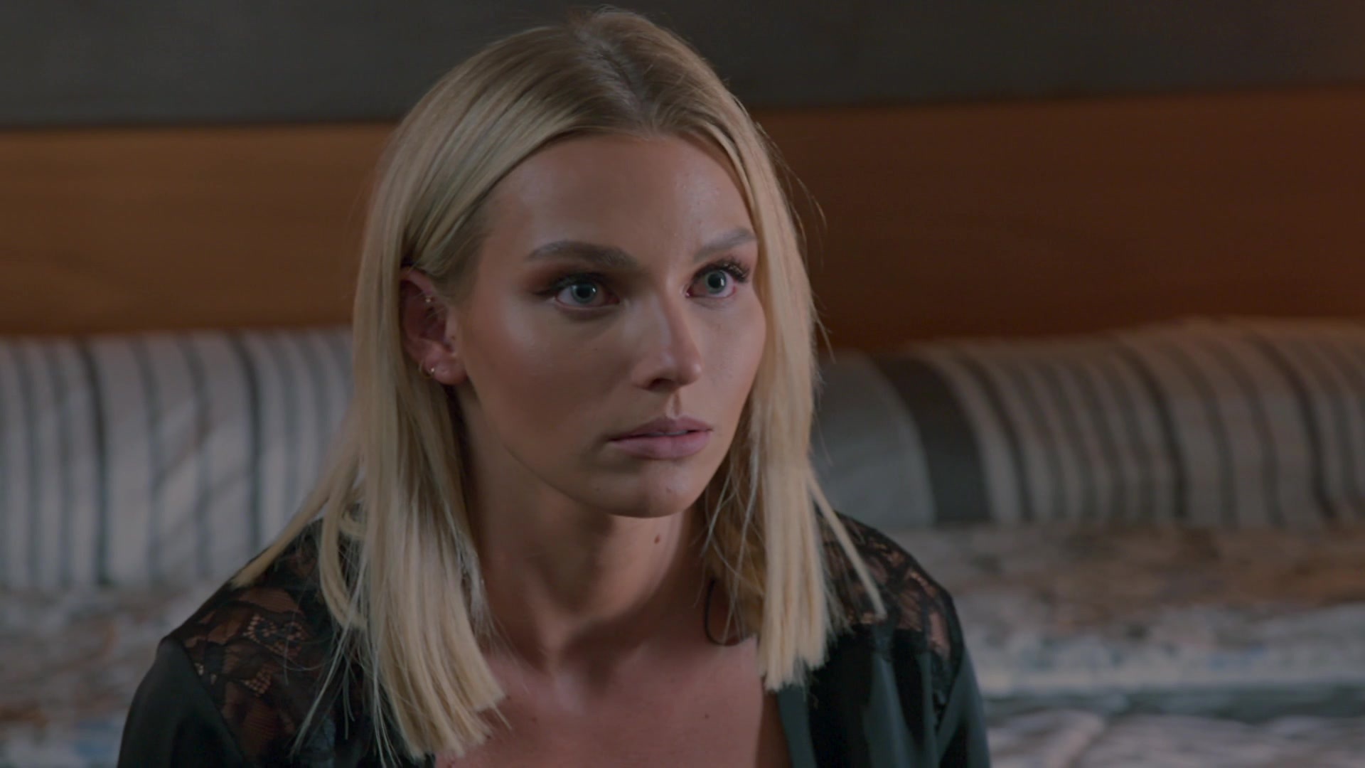 Amor dividido C42: Me has hecho mucha falta | Shows Amor dividido | Las Estrellas