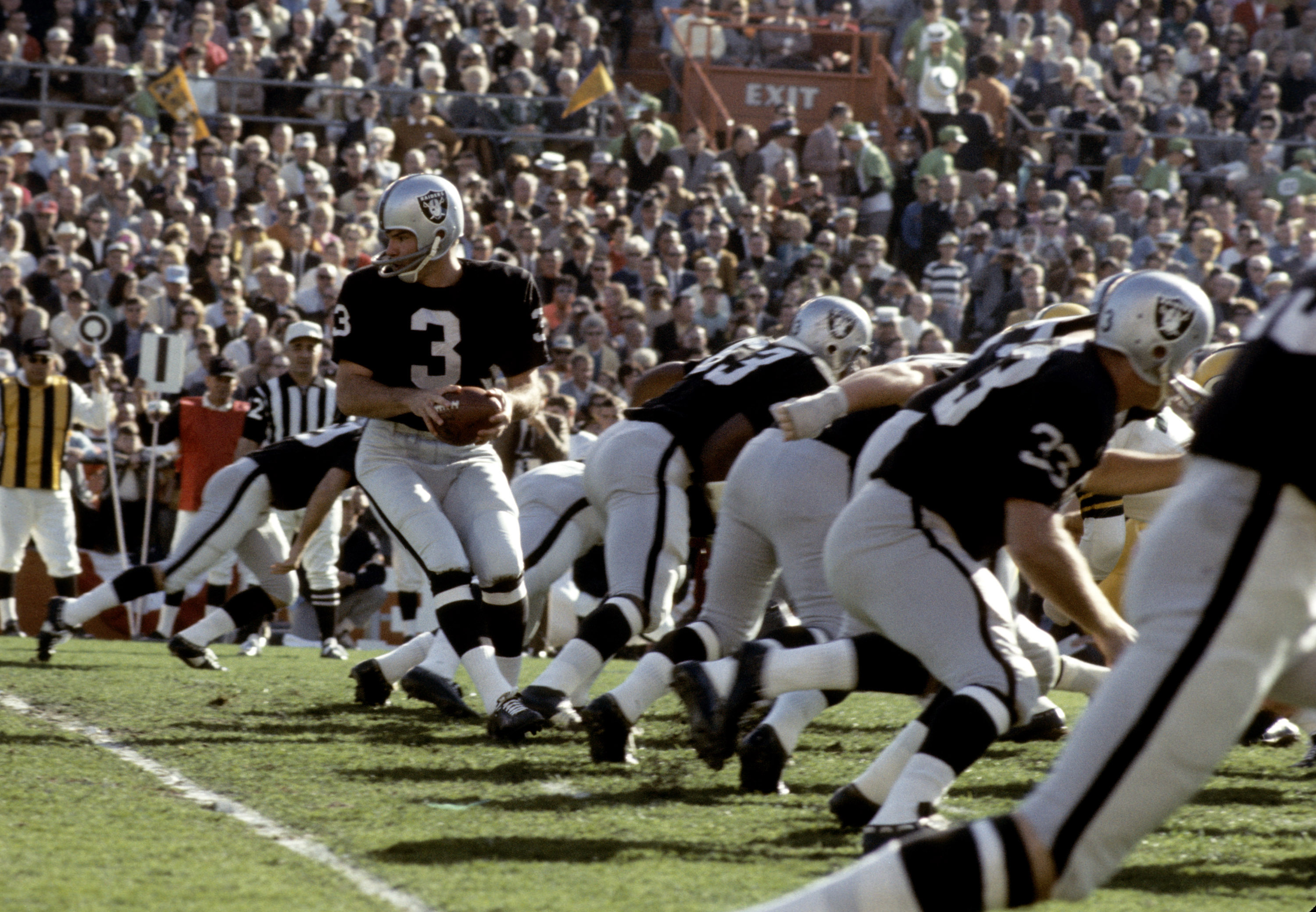 El ex mariscal de campo de los Raiders, Daryle Lamonica, muere a los 80 ...