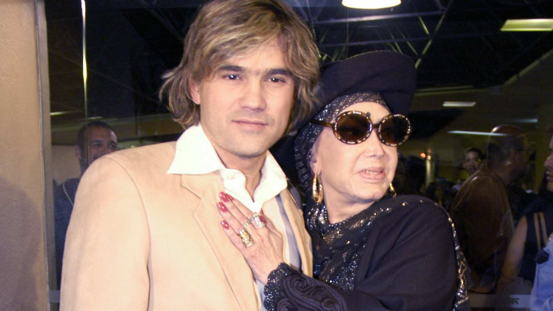 Pato Zambrano Es Acusado De Haber Despojado A Irma Serrano De Su Dinero
