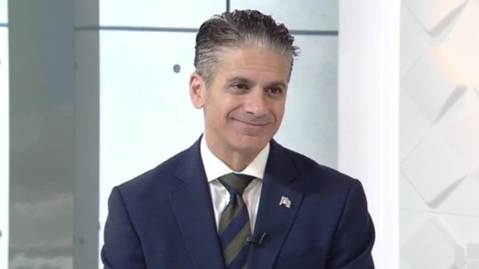 Jonathan 'Jon' Hatami responde por qué enfrenta a su jefe George Gascón ...