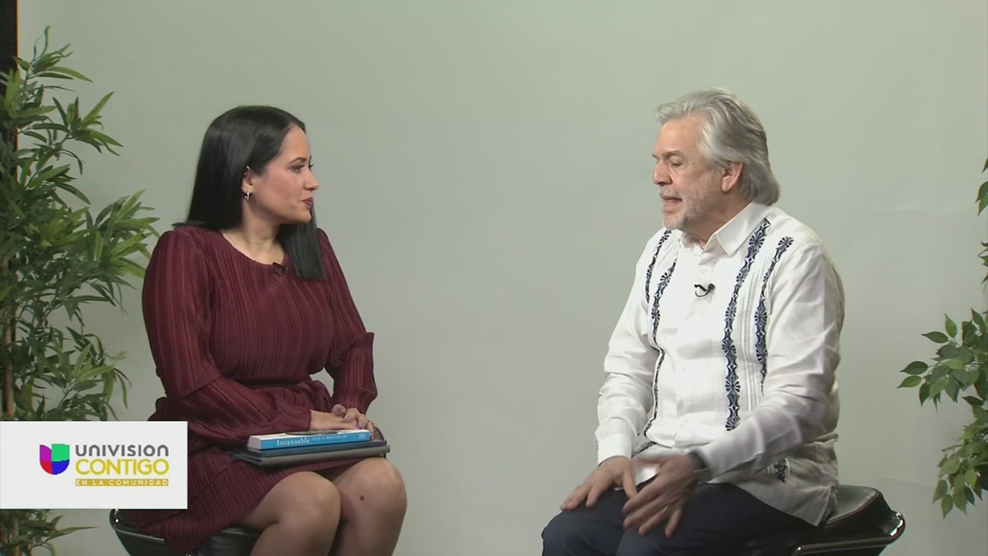 Luis A. Miranda presenta su libro "Incansable" | Video | Univision 23 ...