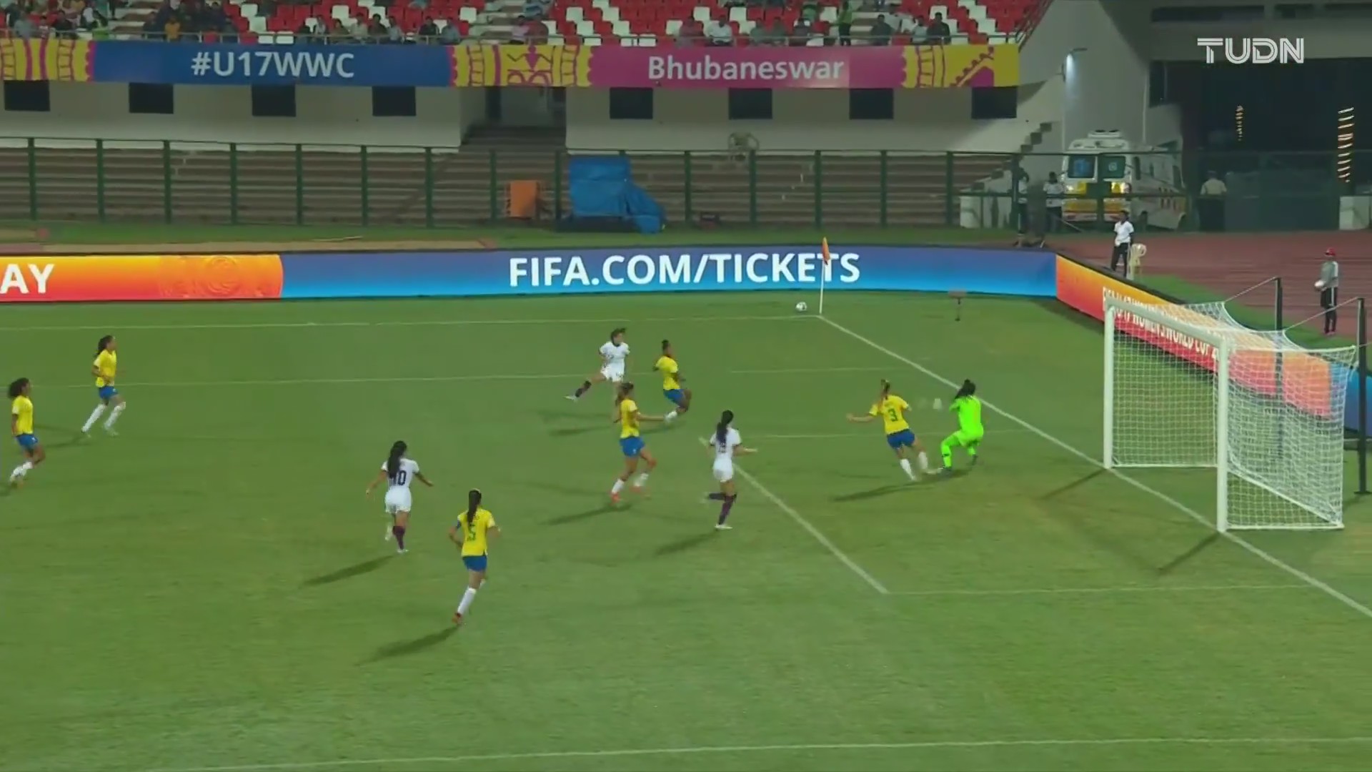 ¡No afloja! Leilani ahora le niega el gol a Emeri Adames | Deportes ...