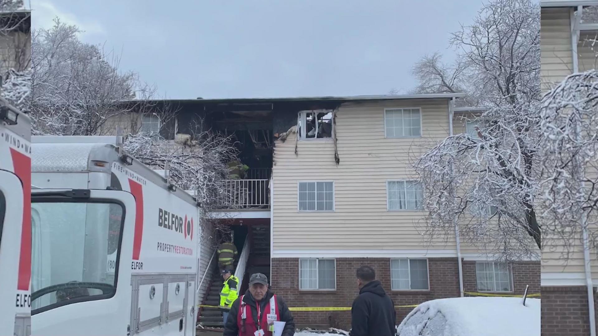 Incendio consume complejo de apartamentos en Sandy | Video | Univision ...