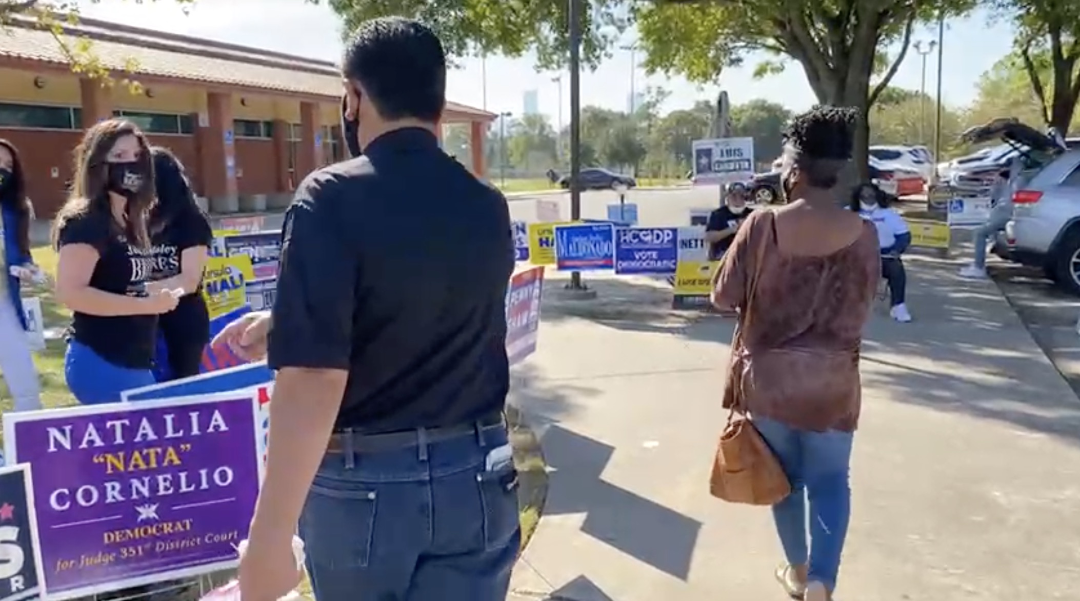 “El gigante está despertando": Comisionado del condado Harris ante el ...