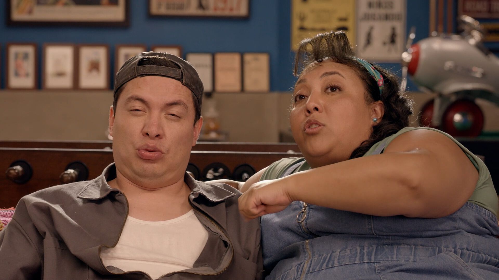 ‘40 y 20’: Brayan y Toña apuestan por la virilidad de Paco | Shows 40 y 20 | Las Estrellas