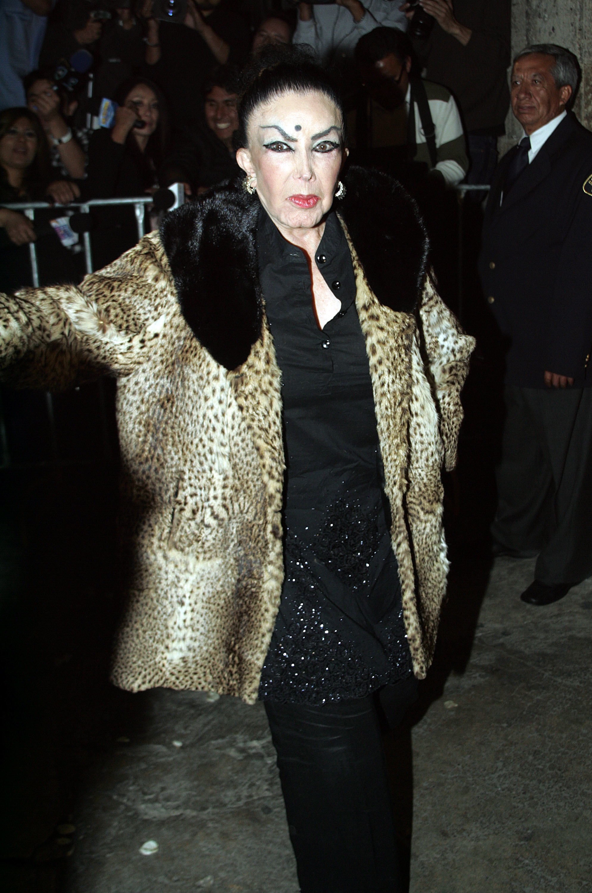 Irma Serrano, 'La Tigresa', está viva; su familia desmiente el rumor de ...