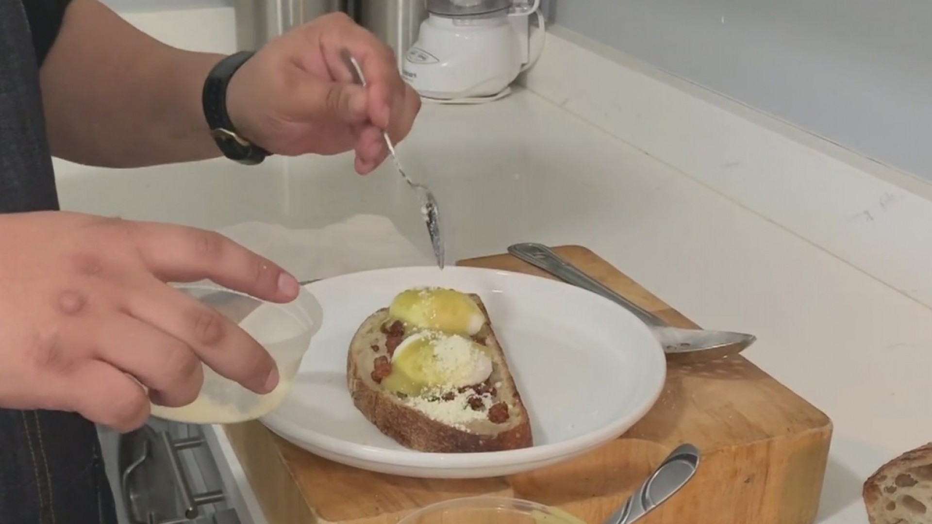 Te enseñamos a hacer unos huevos pochados ideales para un delicioso ...